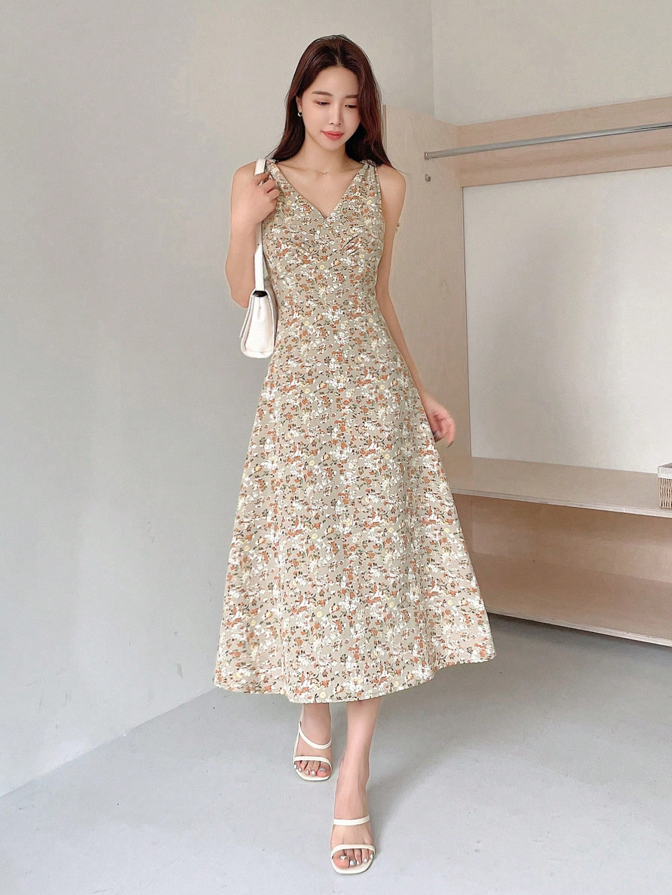 DAZY Ditsy Floral Print Sleeveless Dress | SHEIN USA