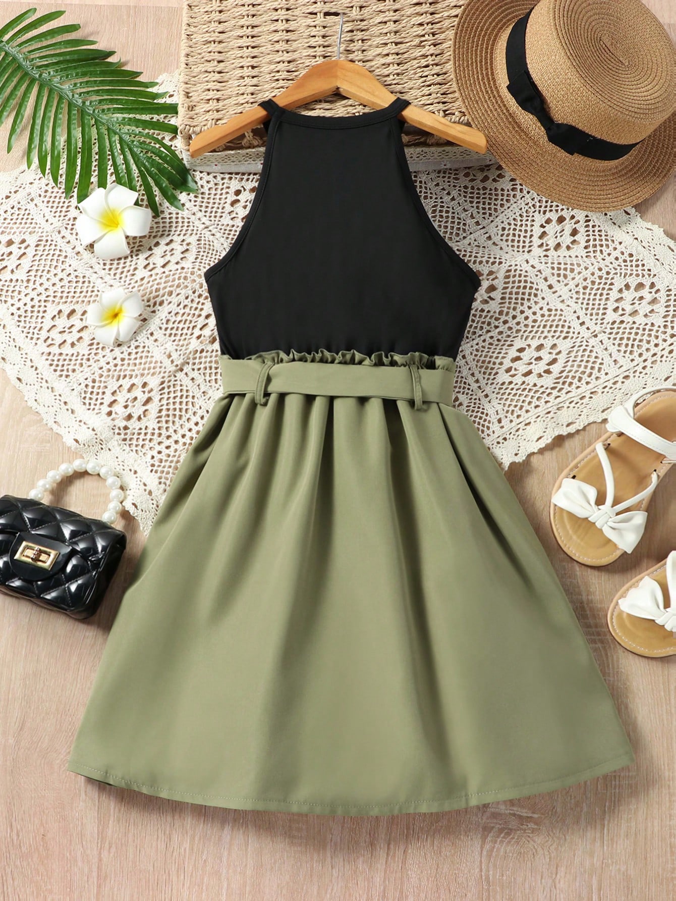 SHEIN Kids EVRYDAY Fille Robe Ceinturée Bicolore Ras-Du-Cou À Rabat ...