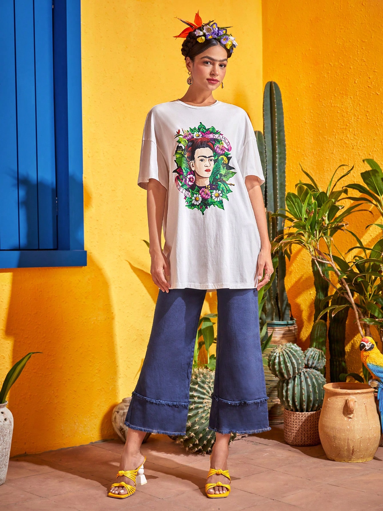 Frida Kahlo X SHEIN X Designer PANUCO Camiseta amplia floral & con estampado de figura de ...