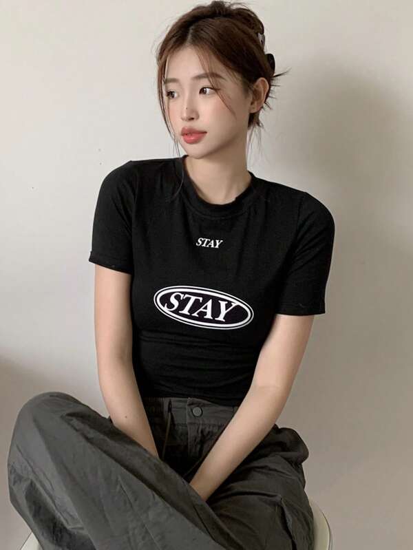 DAZY Letter Graphic Crop Tee | SHEIN