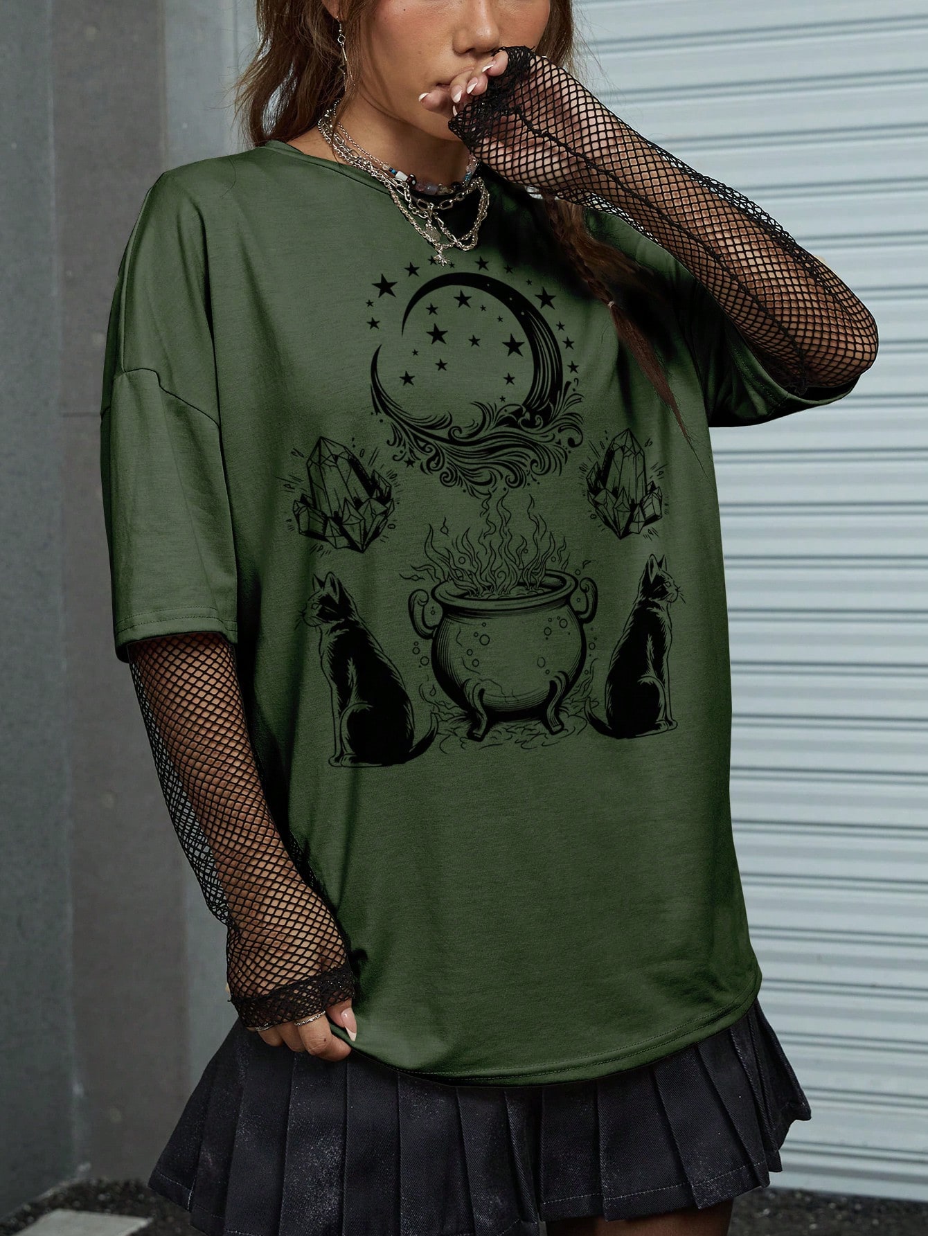 ROMWE Goth Moon & Cat Print Drop Shoulder Tee | SHEIN UK