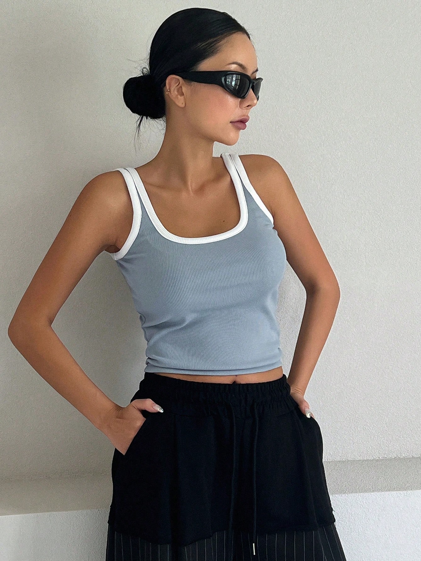 DAZY Contrast Binding Wide Strap Top | SHEIN USA