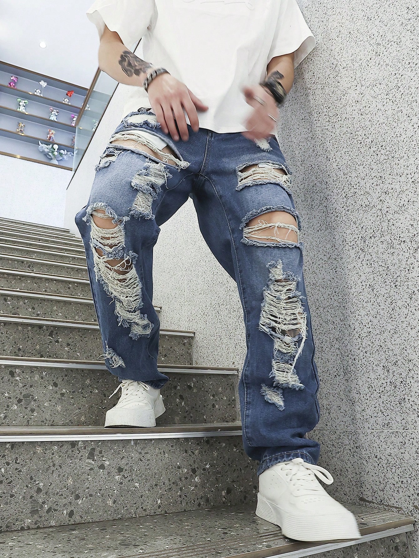 Manfinity Men Ripped Frayed Straight Leg Jeans | SHEIN USA