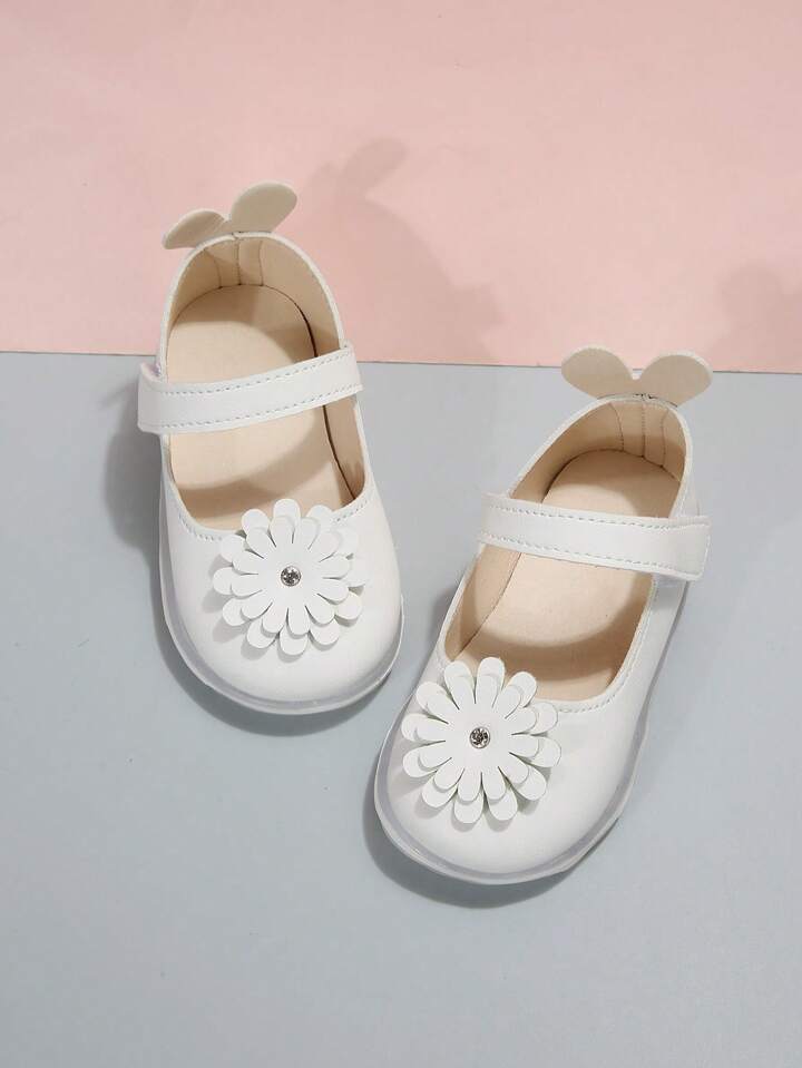 Cute White Flats