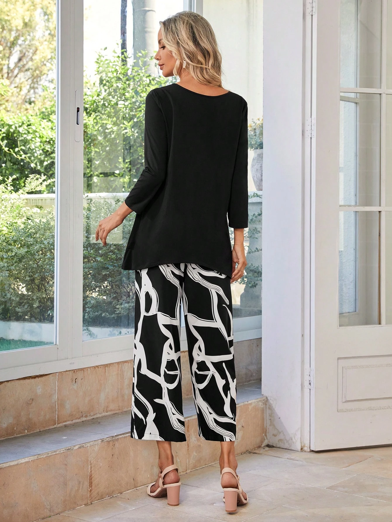 EMERY ROSE Solid Asymmetrical Hem Top & Graphic Print Pants | SHEIN USA