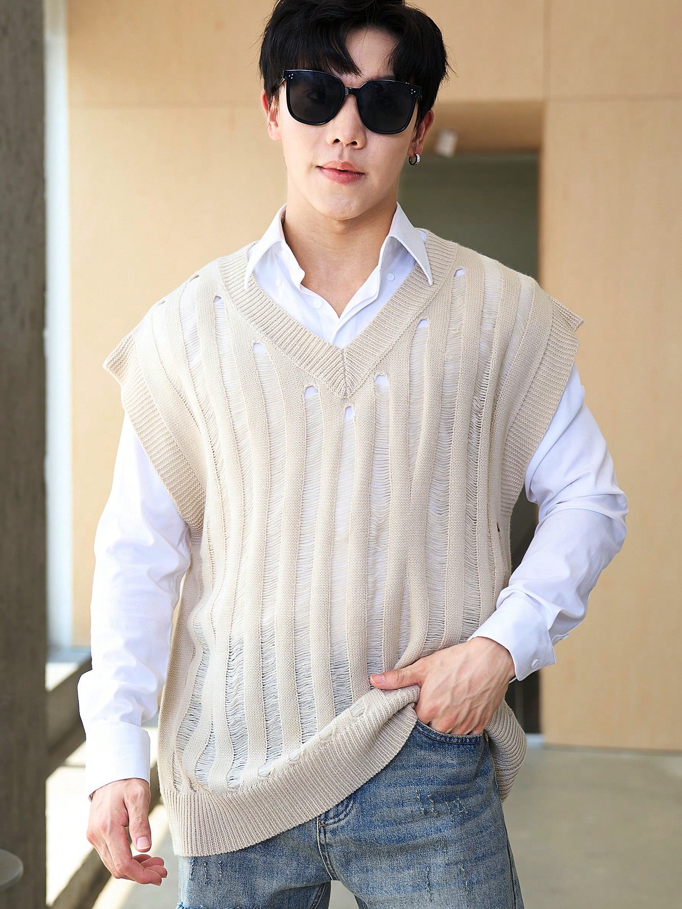 Manfinity EMRG Men Ripped V Neck Sweater Vest | SHEIN USA