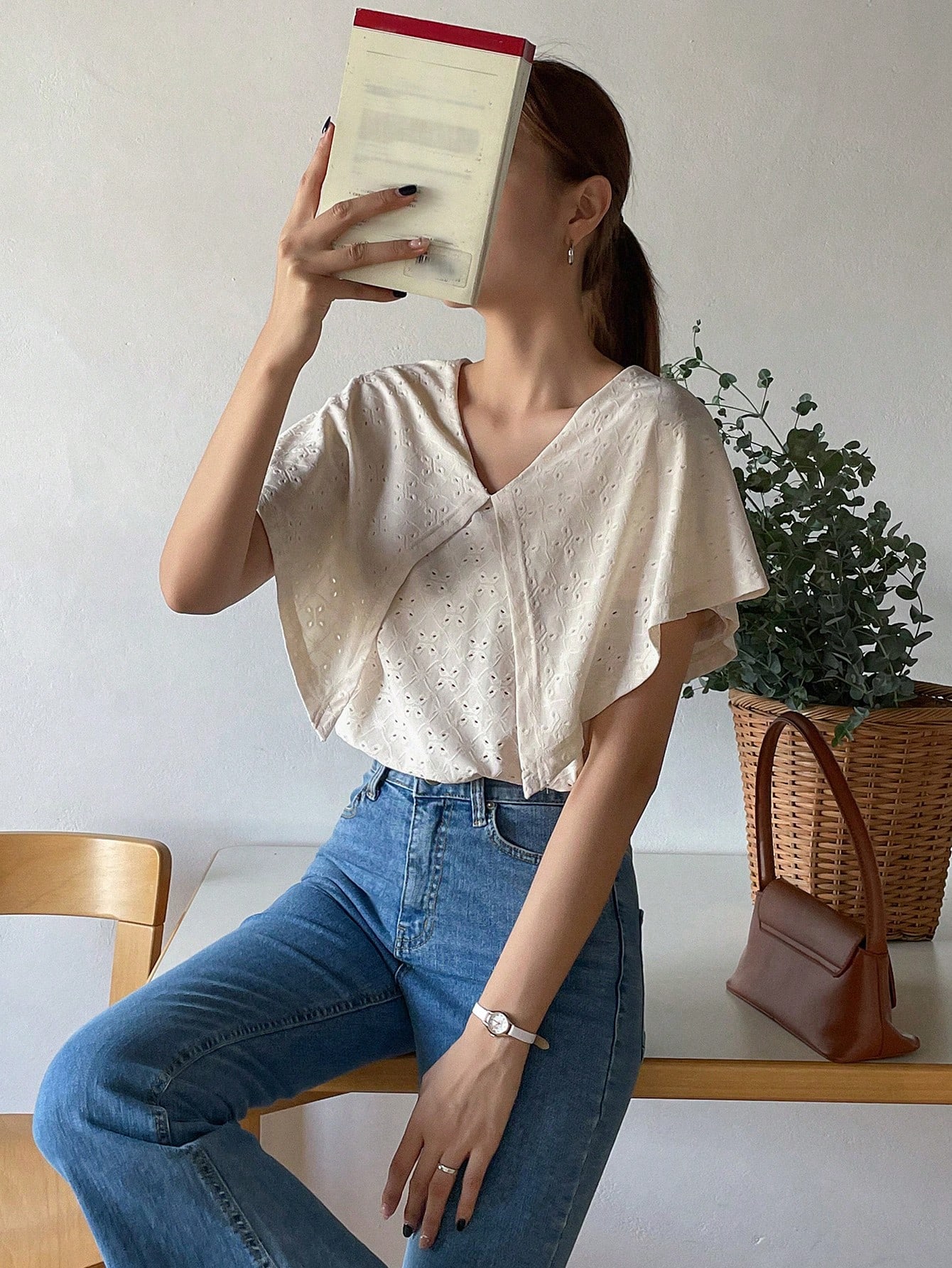 DAZY Solid V Neck Tee | SHEIN USA