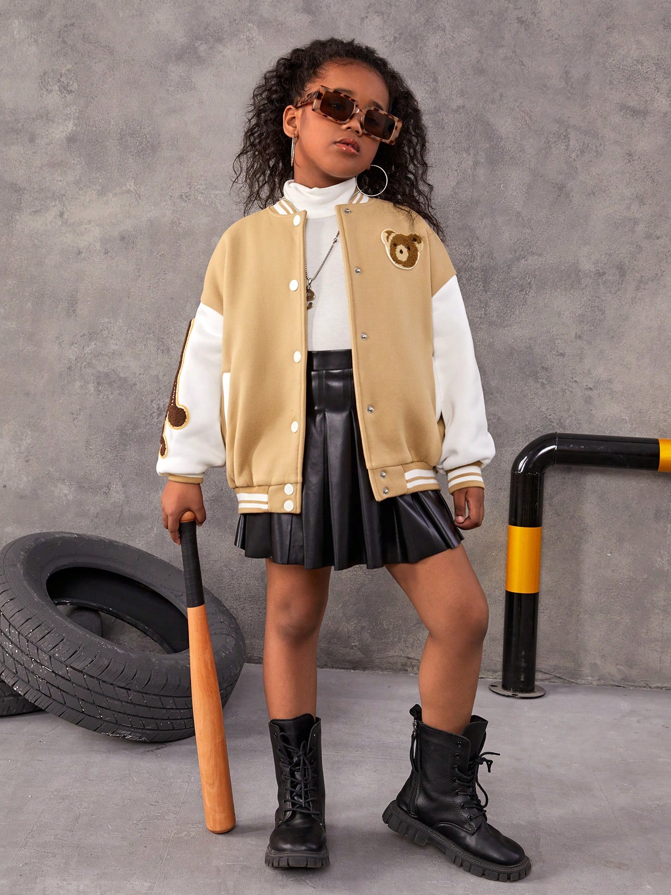 SHEIN Kids Cooltwn Tween Girl Bear Patched Striped Trim Drop Shoulder ...