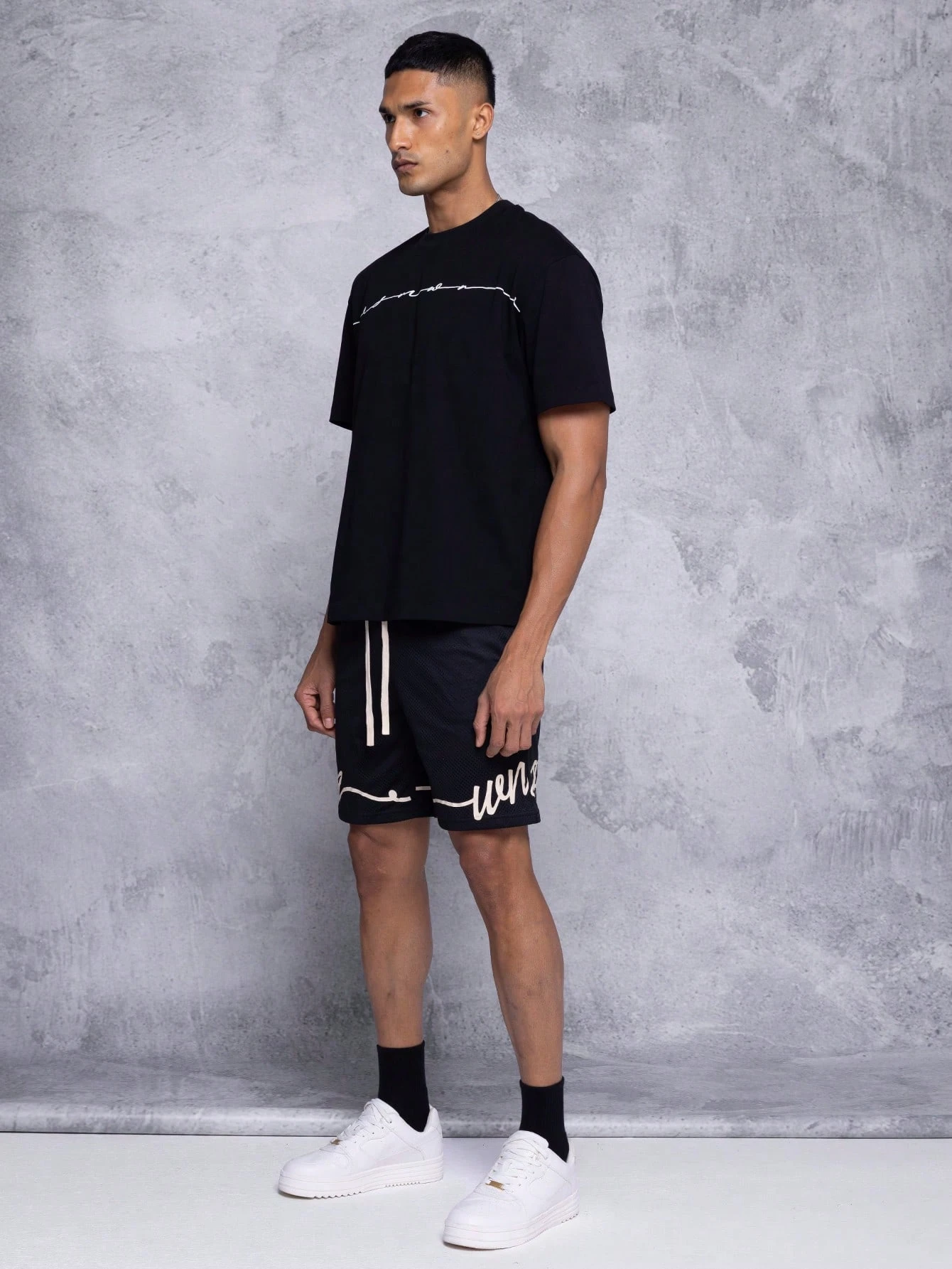 SUMWON Tee With Signature Print | SHEIN USA