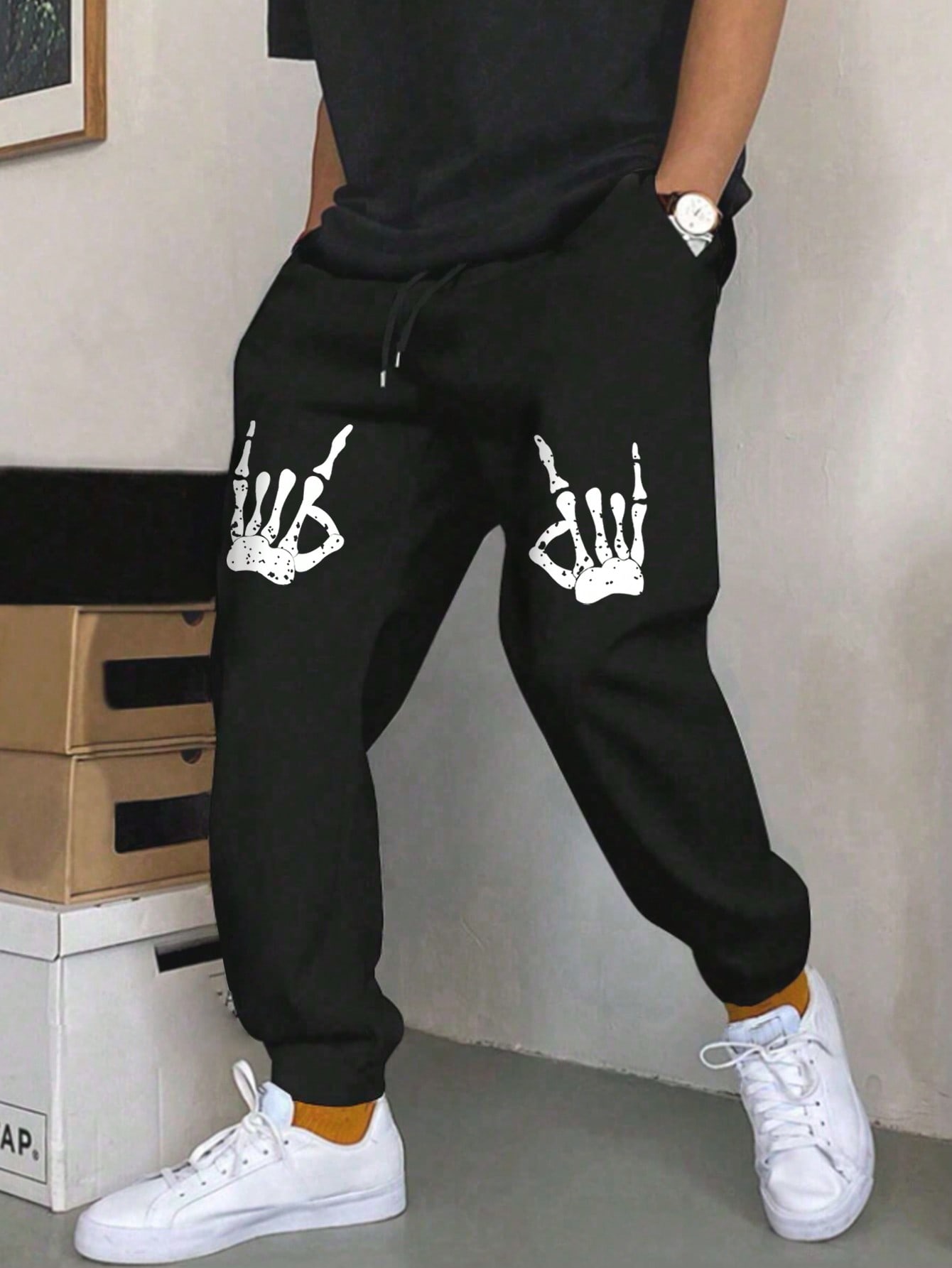 Manfinity EMRG Men Halloween Skeleton Hand Print Drawstring Waist ...