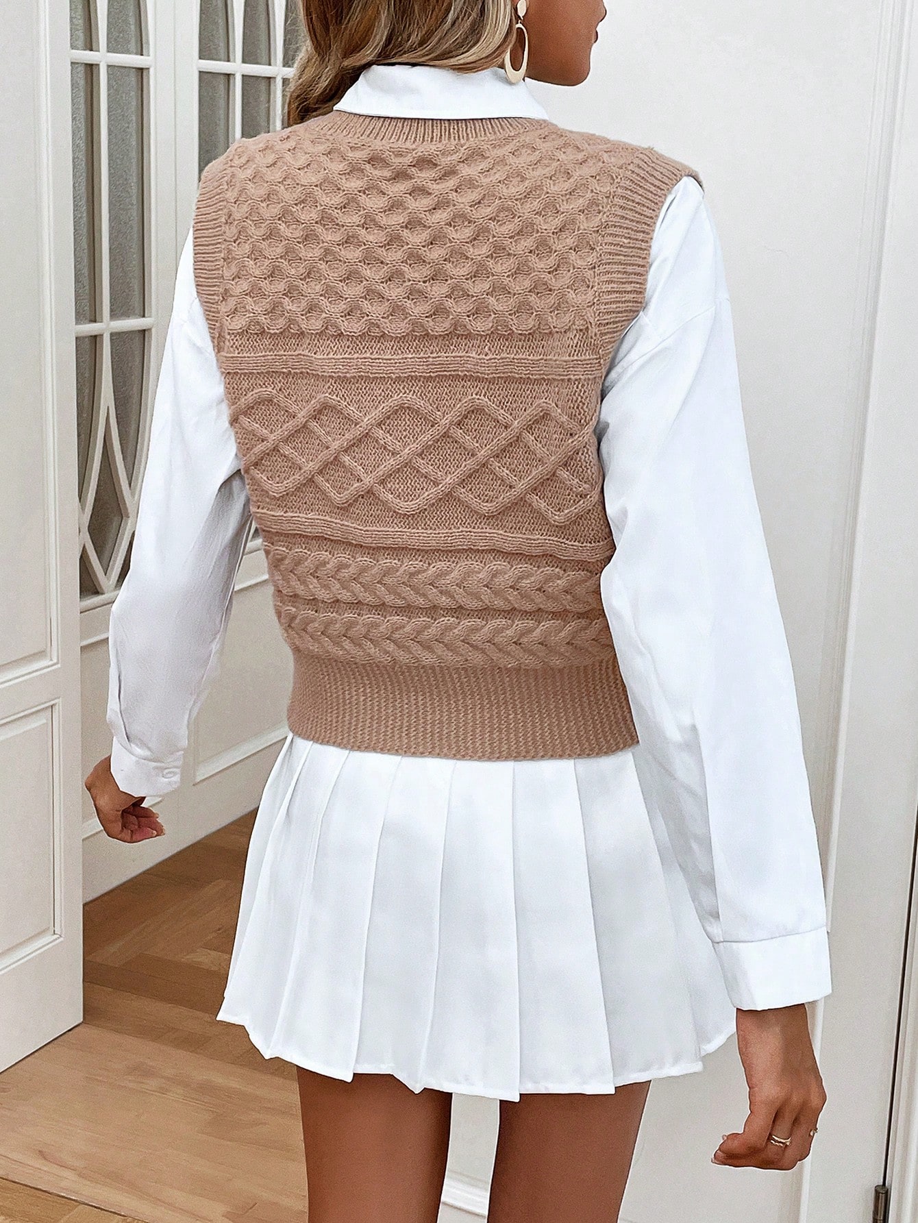 SHEIN Frenchy 1pc Solid Cable Knit Sweater Vest | SHEIN UK