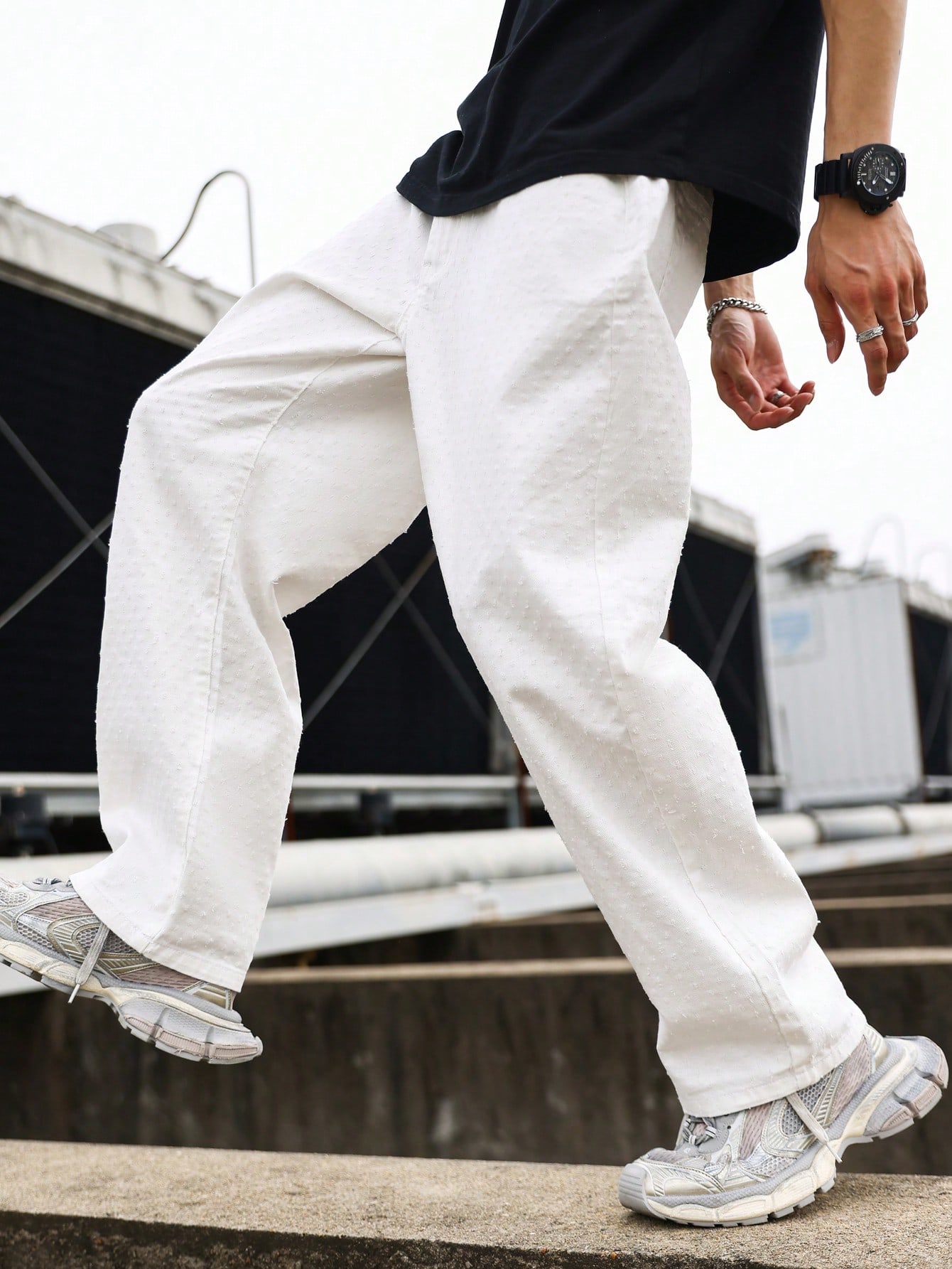 Manfinity EMRG Men's Loose Straight Leg Jeans With Slanted Pockets ...