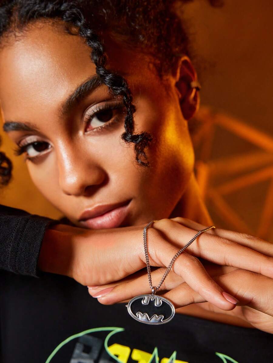 BATMAN X SHEIN Silver Bat Shaped Pendant Necklace | SHEIN USA