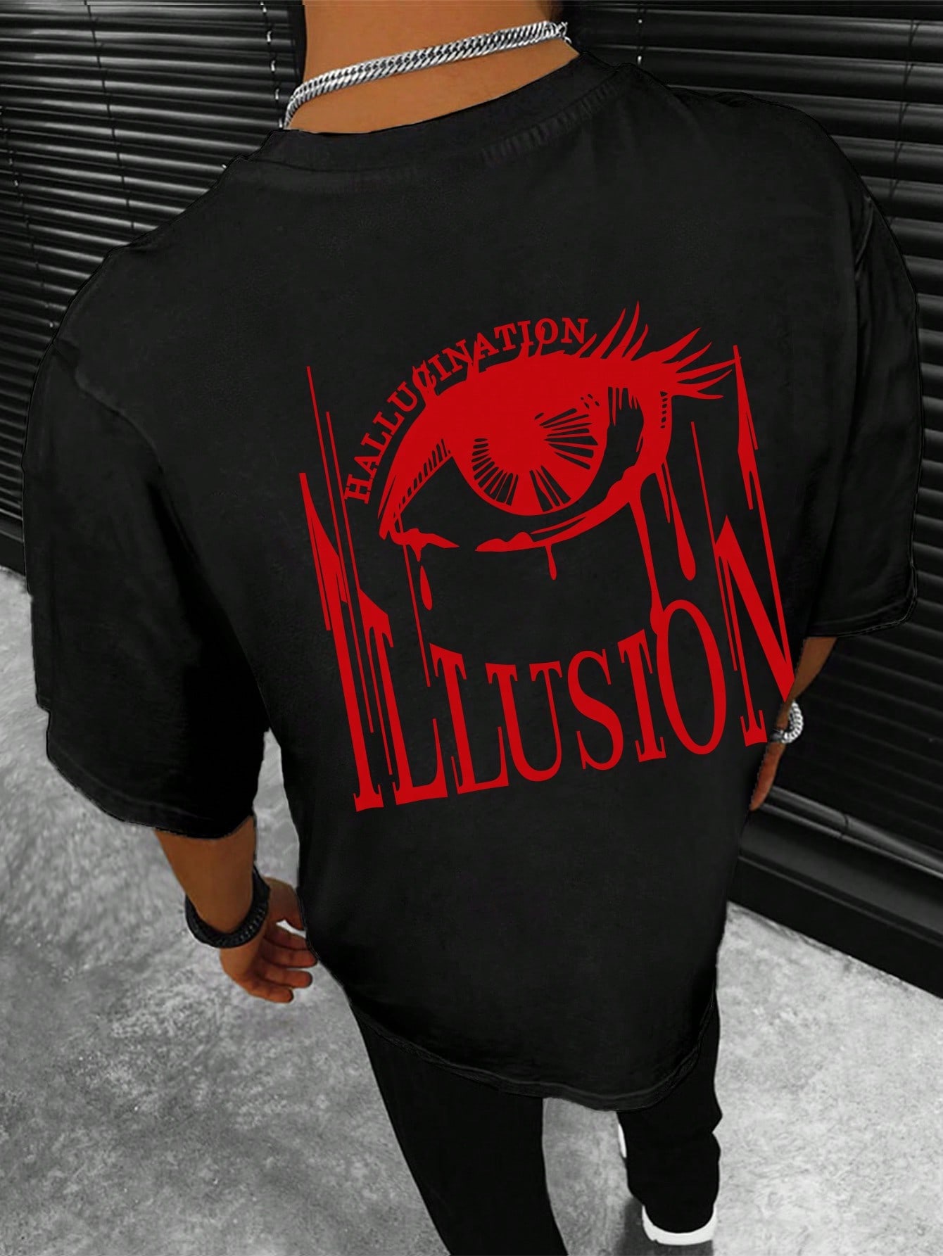 Manfinity EMRG Men Eye & Letter Graphic Tee