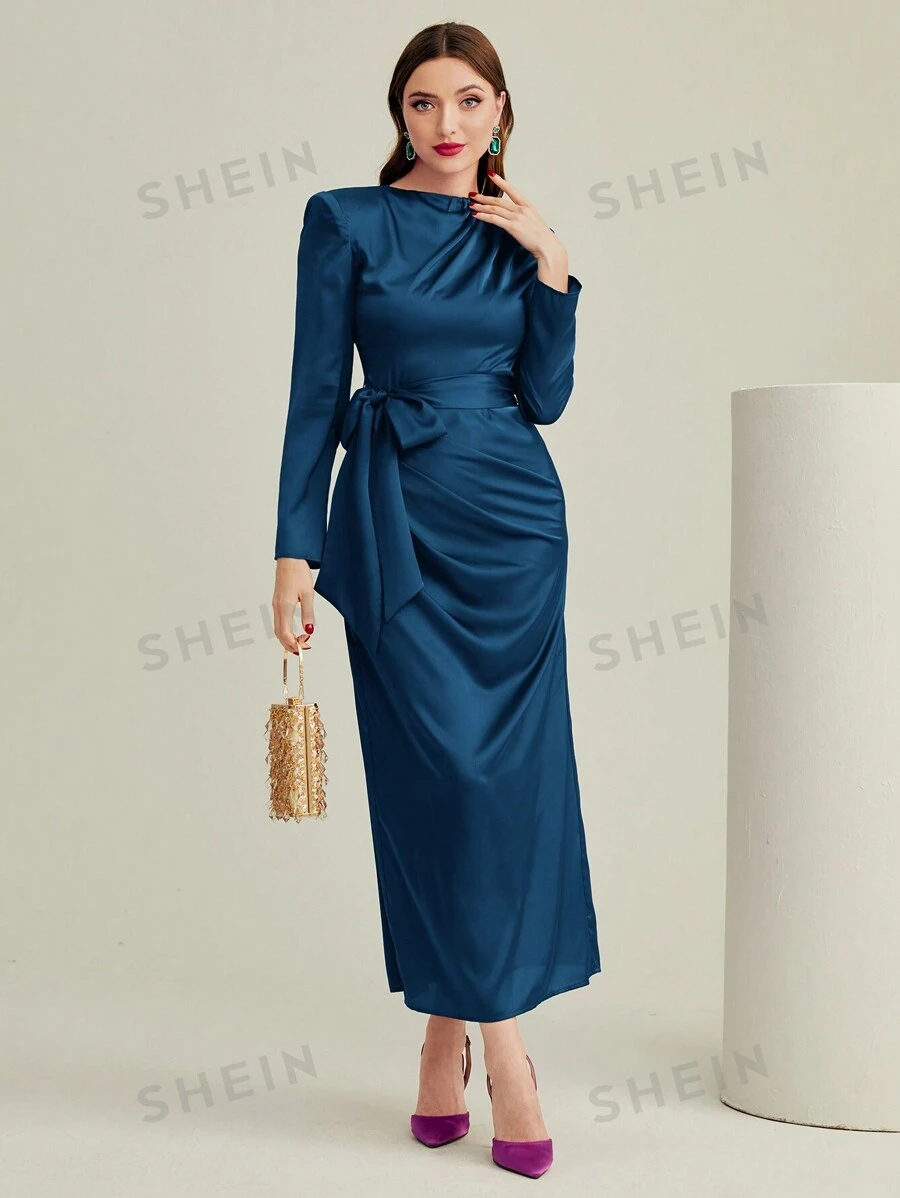 SHEIN Modely Robe Unicolore Ceinturé En Satin | Mode en ligne | SHEIN FRANCE