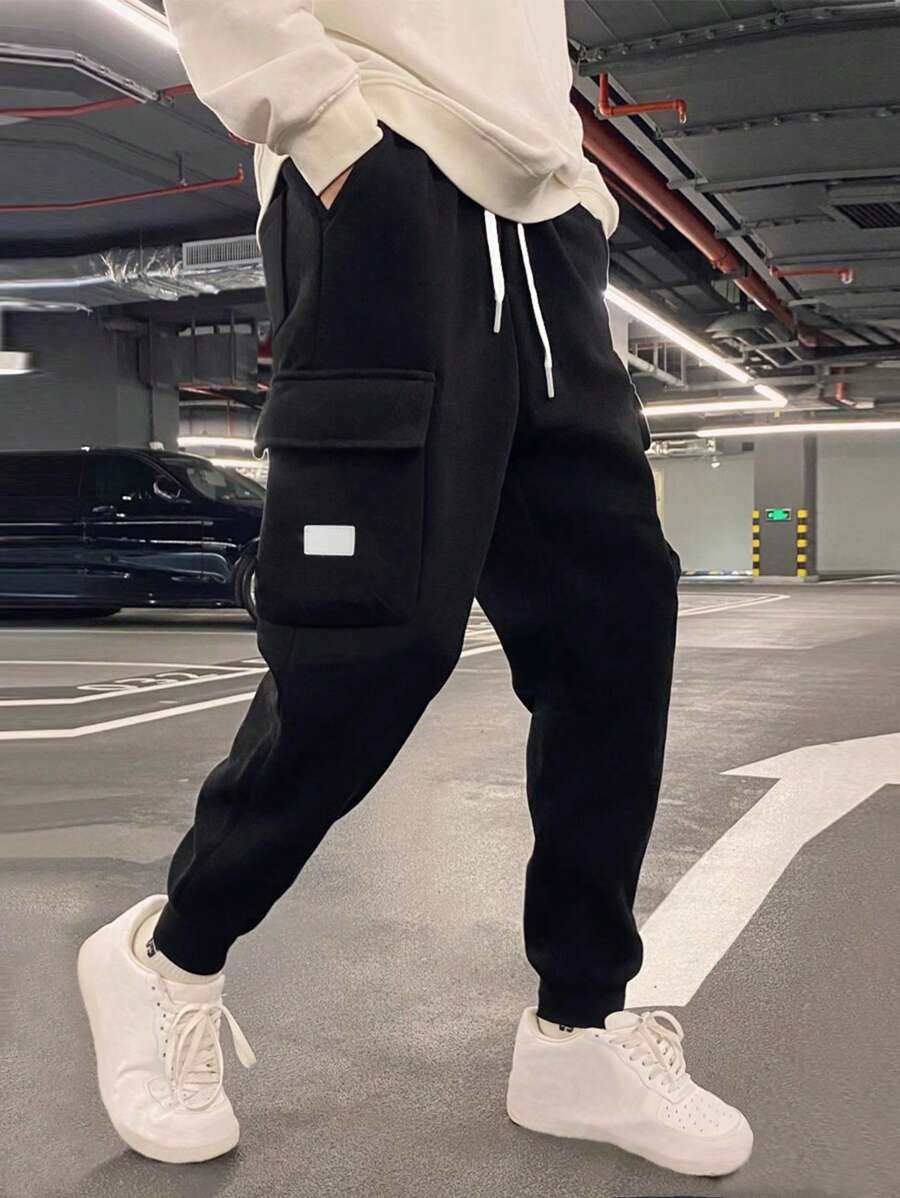 Manfinity Hypemode Men's Side Flip Pockets Elastic Waistband Sweatpants Long Cargo Plain Black ...