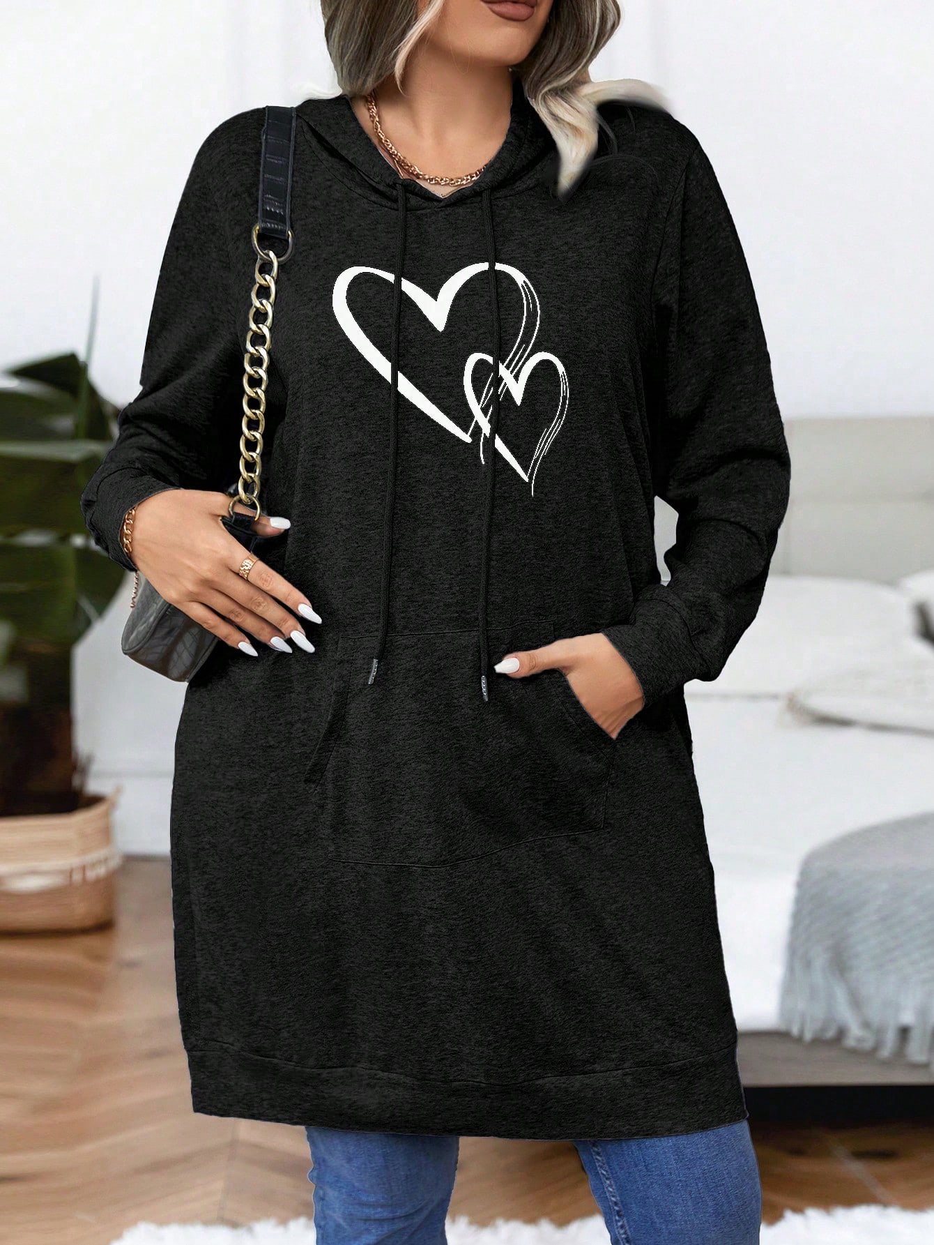 SHEIN Essnce Plus Heart Print Kangaroo Pocket Drawstring Hoodie Dress | SHEIN UK