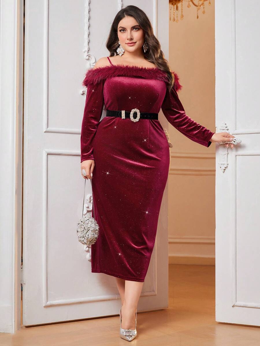 SHEIN Modely فستان مخمل بدون حزام باللون الأحمر البرجندي، كتف بارز وظهر مفتوح محلي بفرو | شي إن