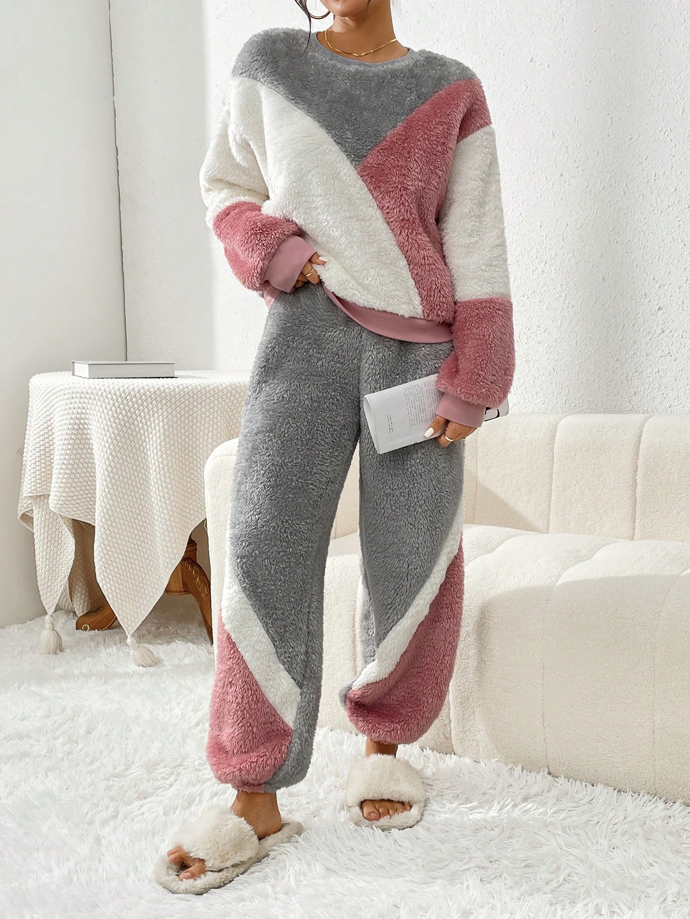 SHEIN Essnce Women's Color-block Plush Two-piece Set | SHEIN USA