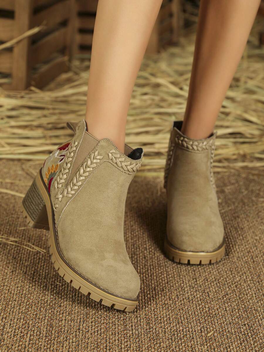 Styleloop Ladies' Fashionable Retro Embroidered & Woven Velvet Round ...