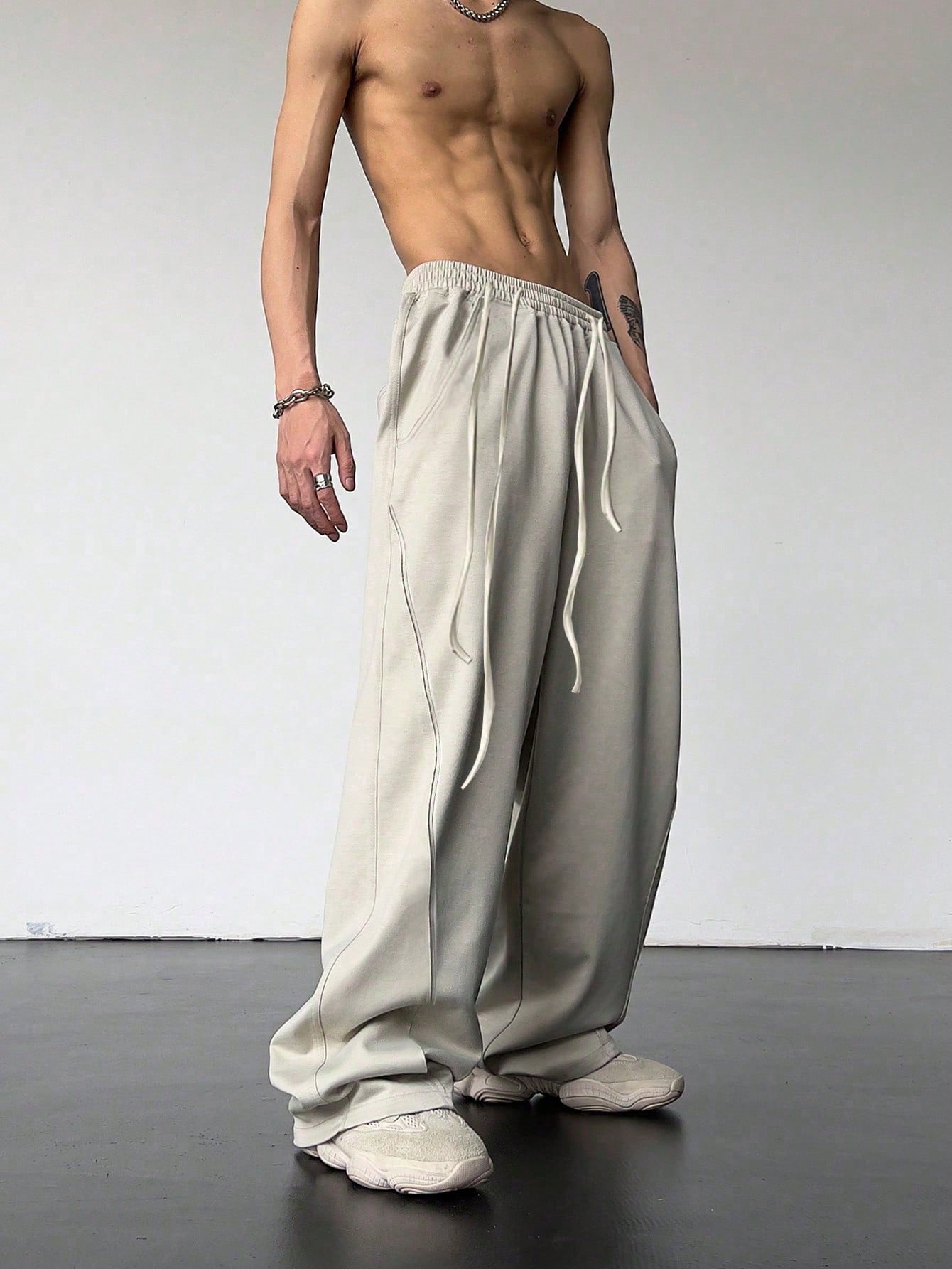 Manfinity Hypemode Loose Fit Mens Solid Color Drawstring Waist