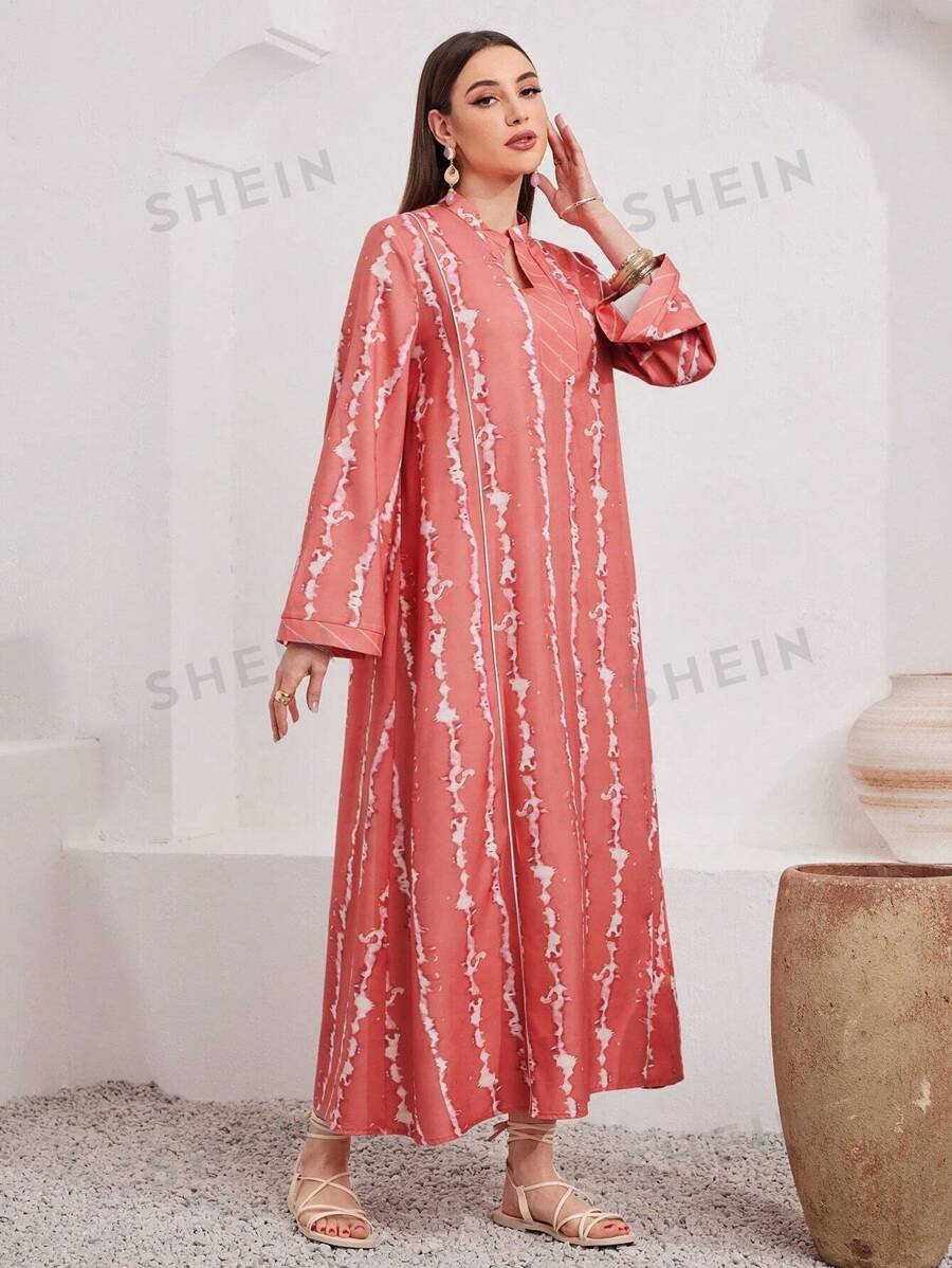SHEIN Najma Vestido árabe con estampado todo sobre y escote de muesca ...