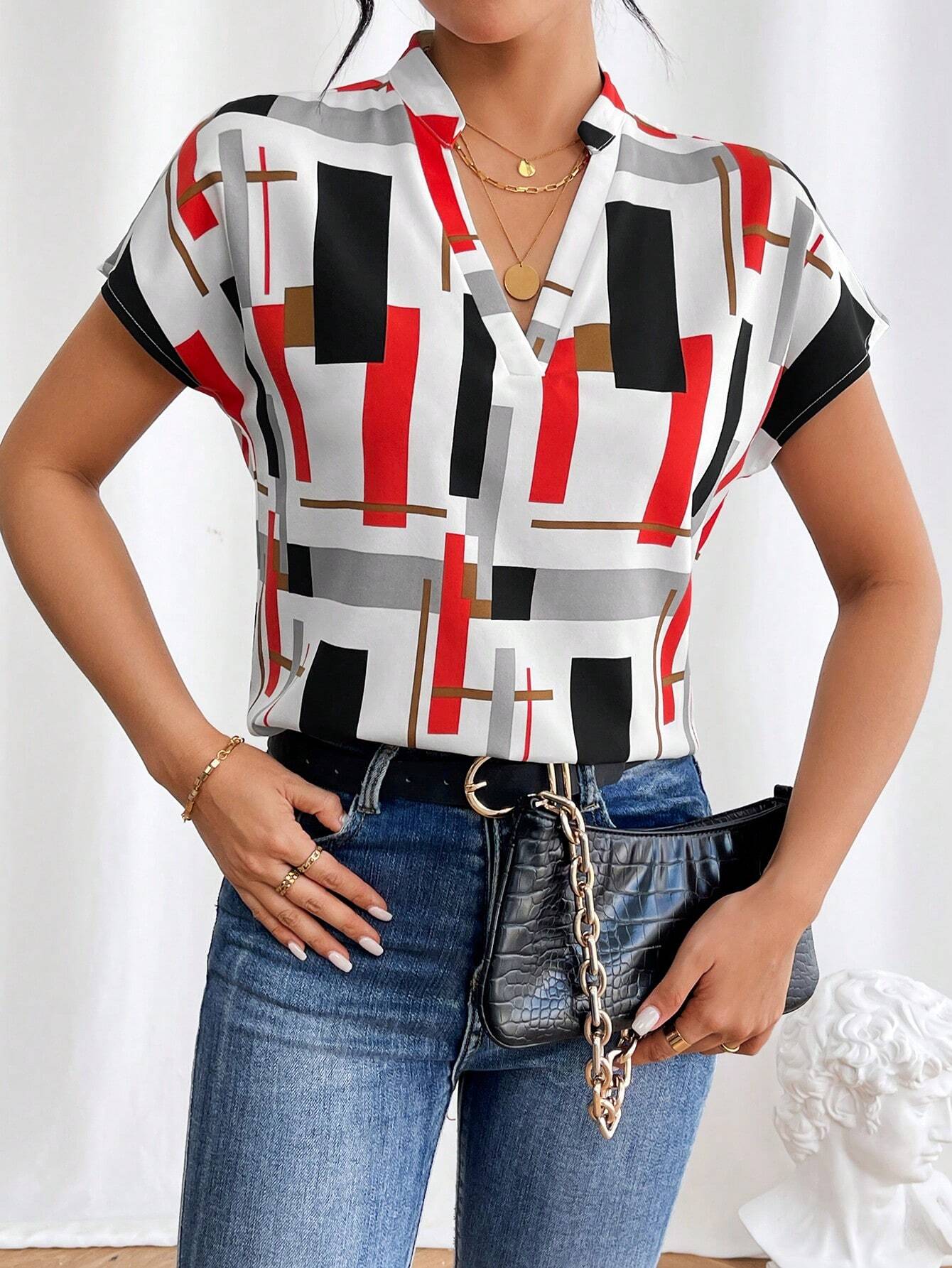 SHEIN Essnce Women's Geometric Pattern Batwing Short Sleeve Shirt | SHEIN