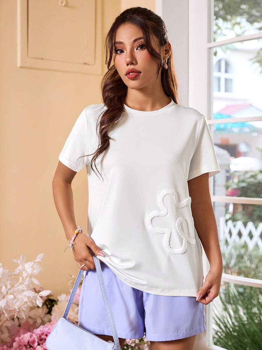 SHEIN Qutie Spring Break White Women's T-Shirt With Floral Embroidery ...