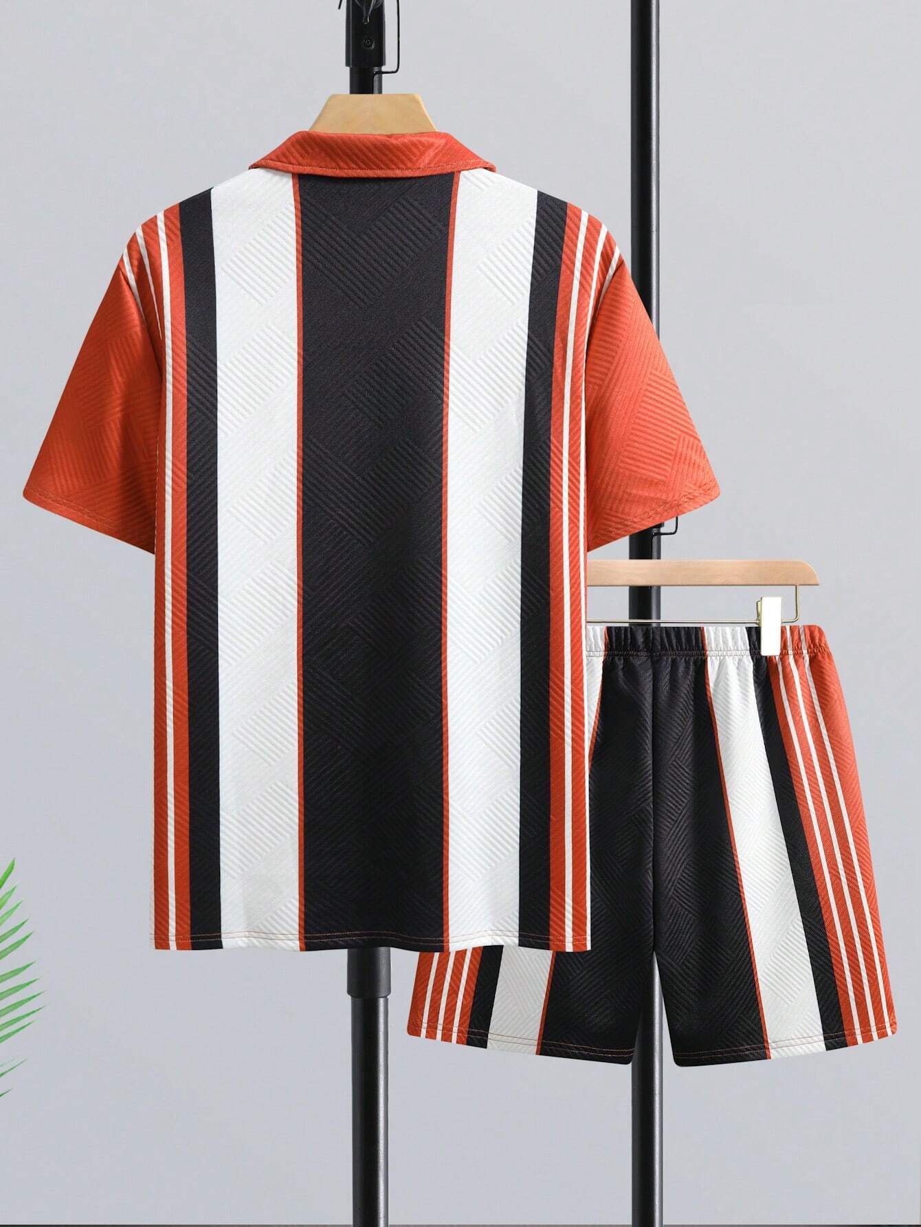 Manfinity RSRT Contrast Stripe Zipper Collared Polo Shirt & Shorts Set ...