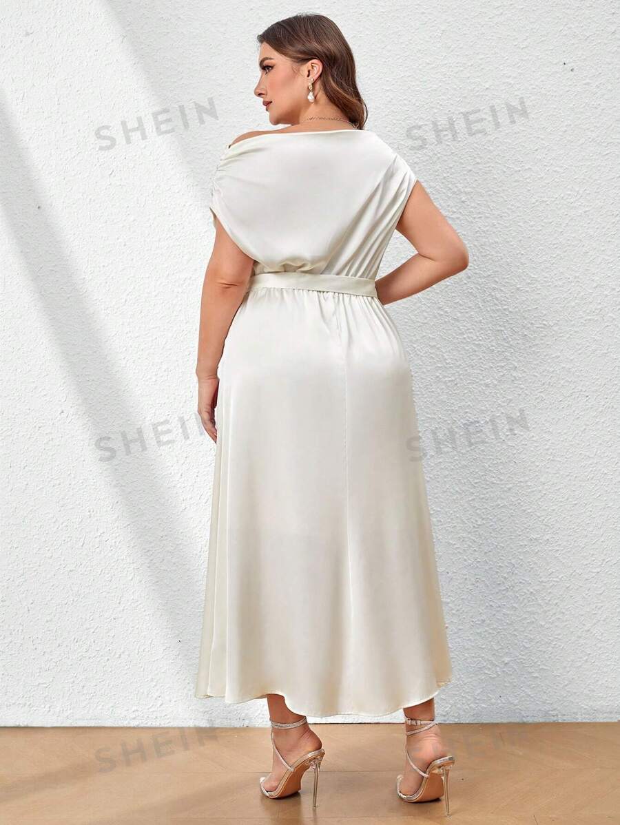 SHEIN Privé Robe asymétrique en satin élégante pour grandes tailles, parfaite pour la saison des ...
