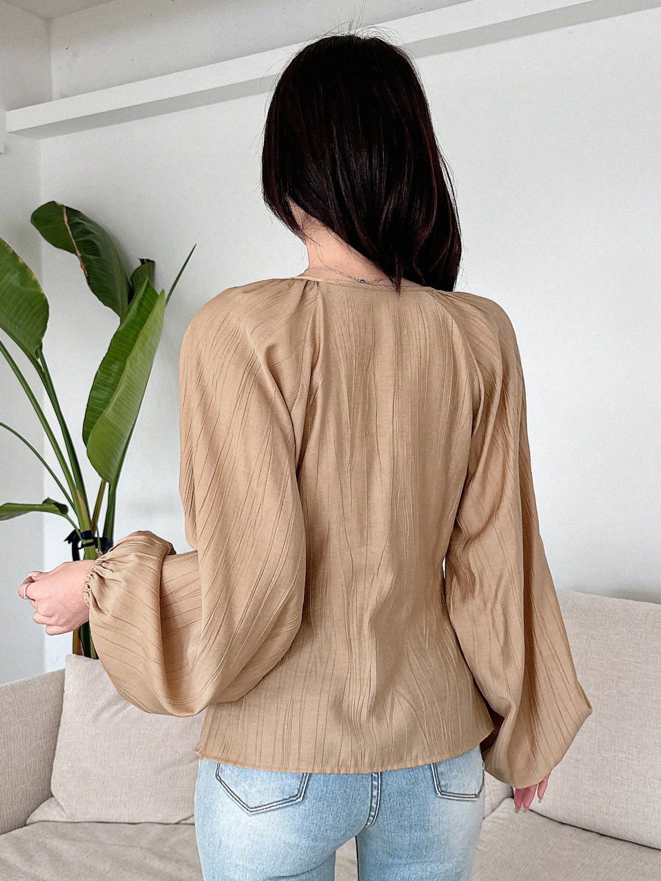 DAZY Women's V-Neck Raglan Sleeve Lantern Sleeve Blouse | SHEIN UK