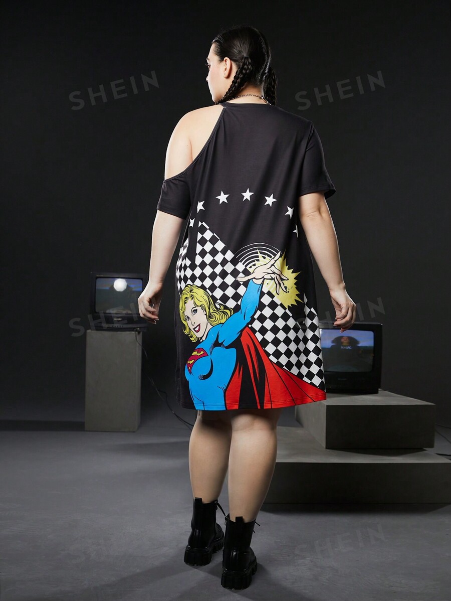 DC Women Core X SHEIN ชุดเดรสหลวม ลวดลายพิมพ์ภาพบุคคล ตำแหน่งคอไหล่ที่ ...