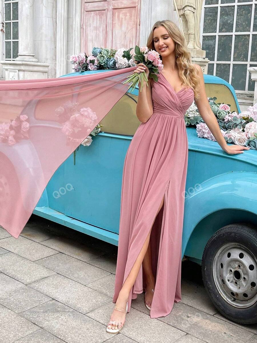 Vestido de dama de honor de un hombro con abertura alta y acento de ...