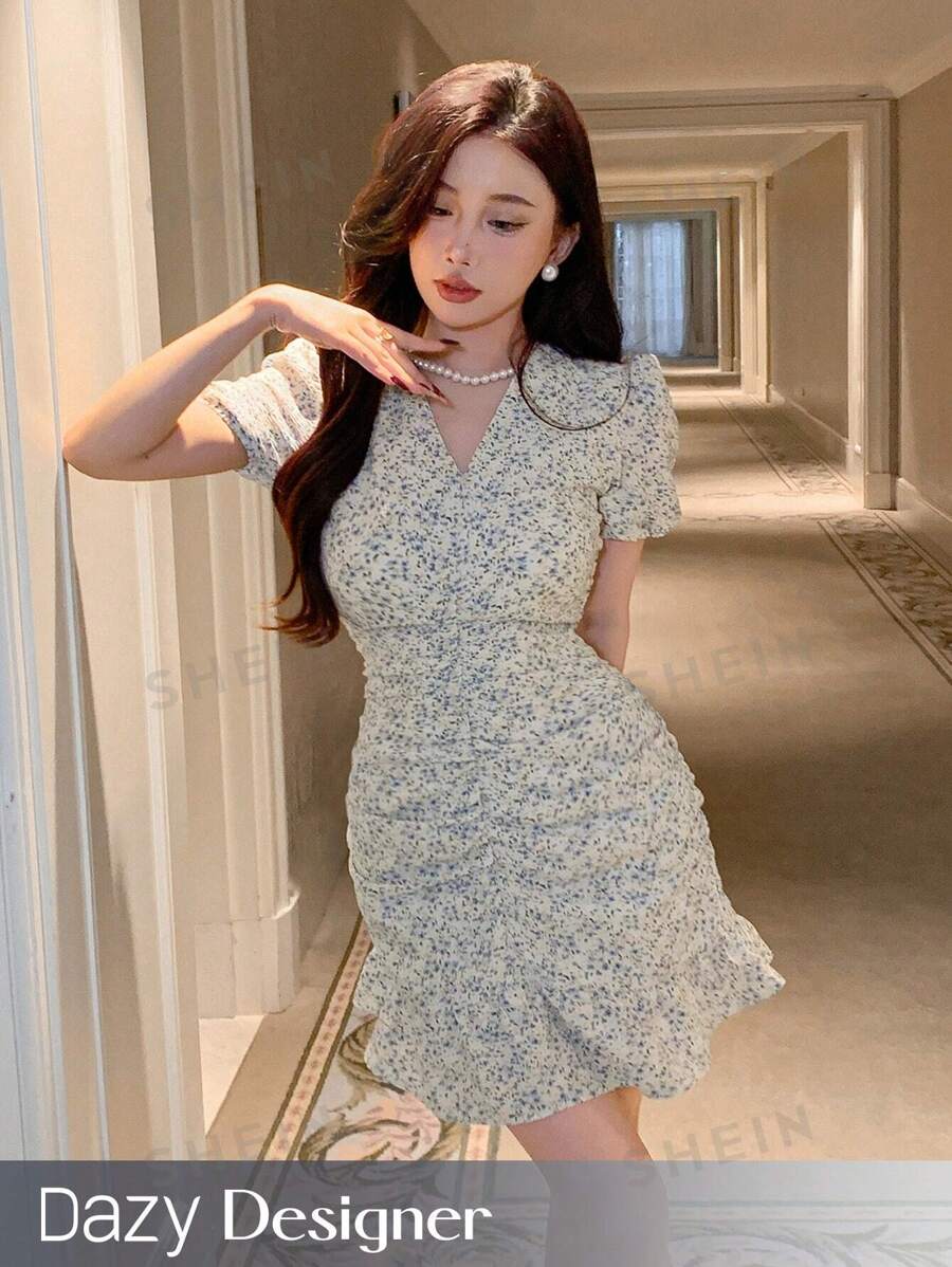 Dazy Designer Pleated Ditsy Floral Print Design Aesthetic Dress | SHEIN EUR