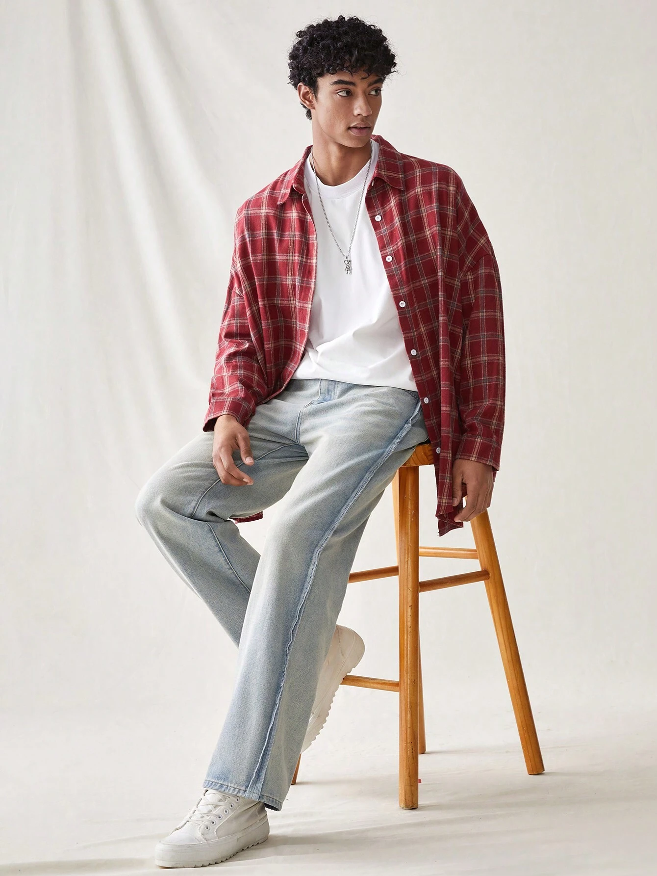 Manfinity UrbanChill Men's Loose Fit Denim Jeans With Outer Seam Line ...