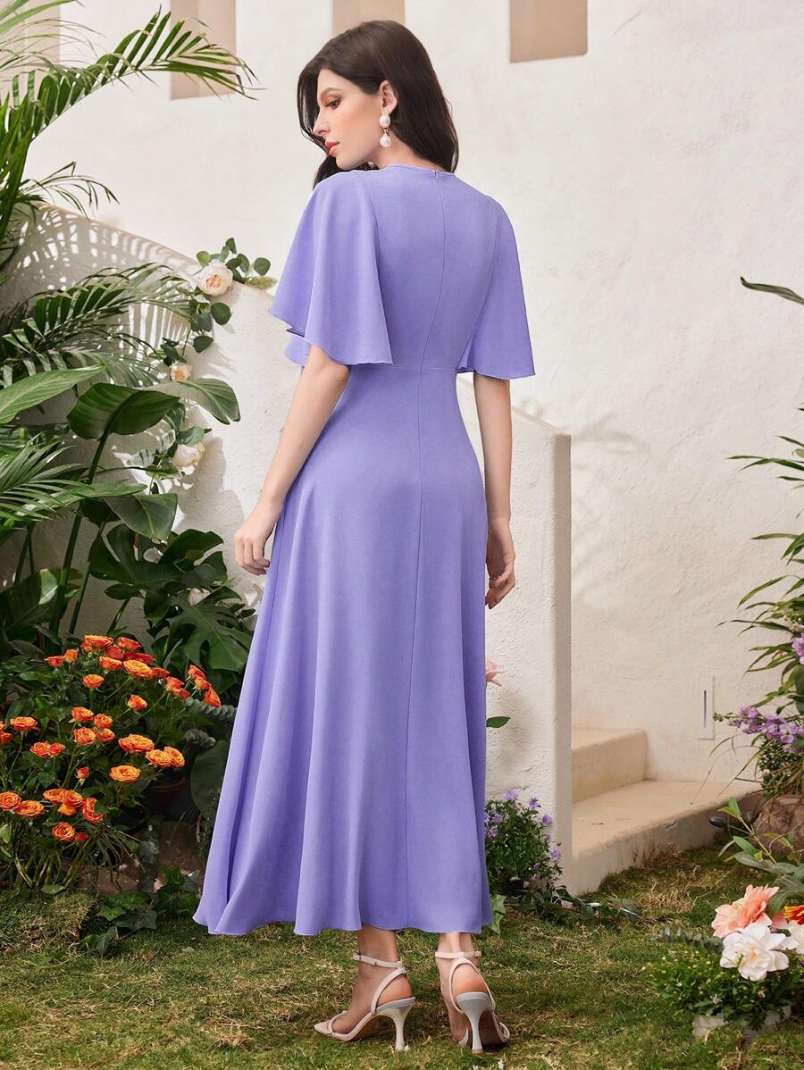 SHEIN Modely Robe longue enveloppante ceinturée de couleur unie pour ...