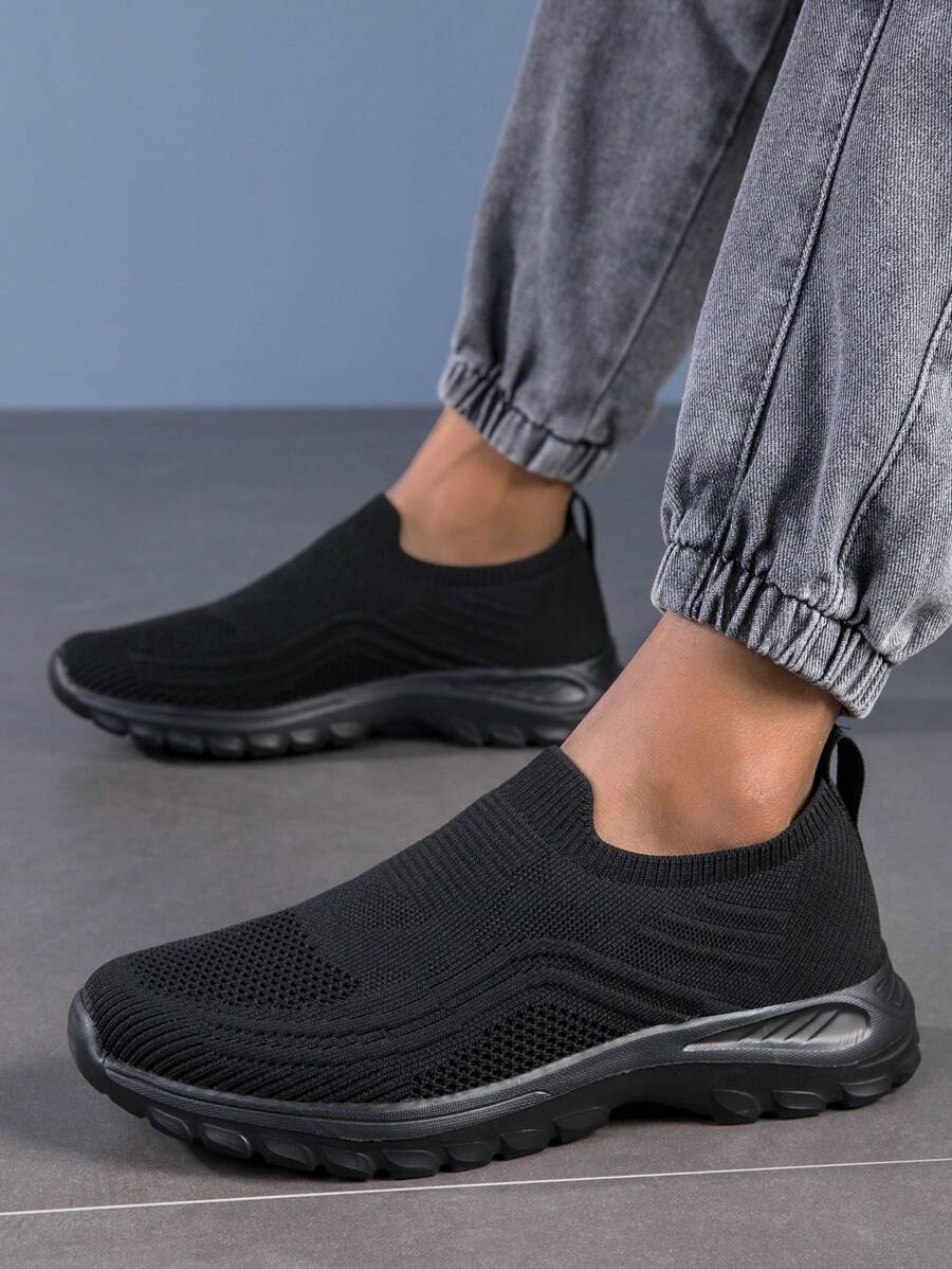 New Lightweight Plus Size Breathable Slip-On Men Shoes For Outdoor ...