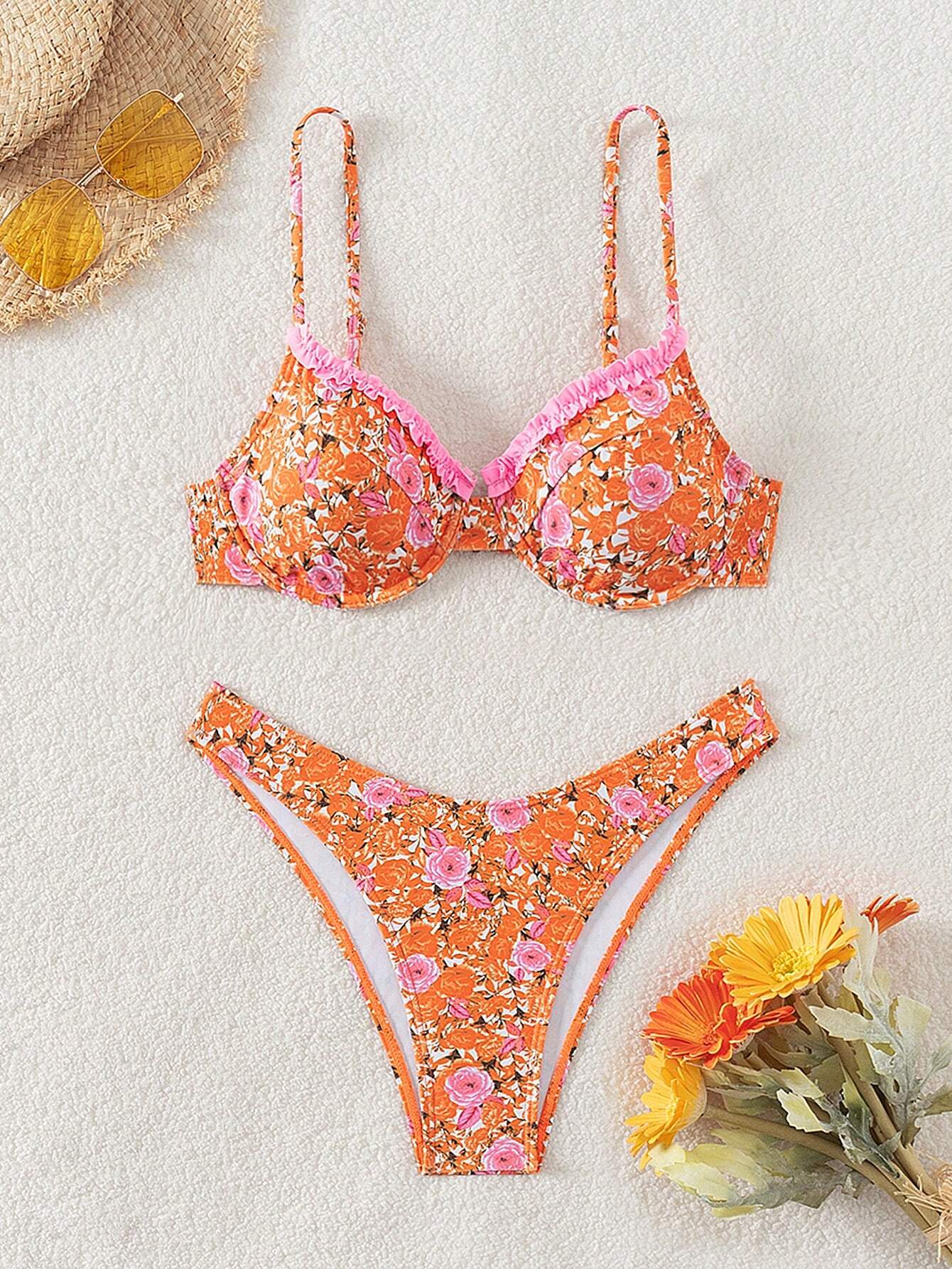 SHEIN Swim Conjunto de biquíni para férias na praia com estampa floral ...