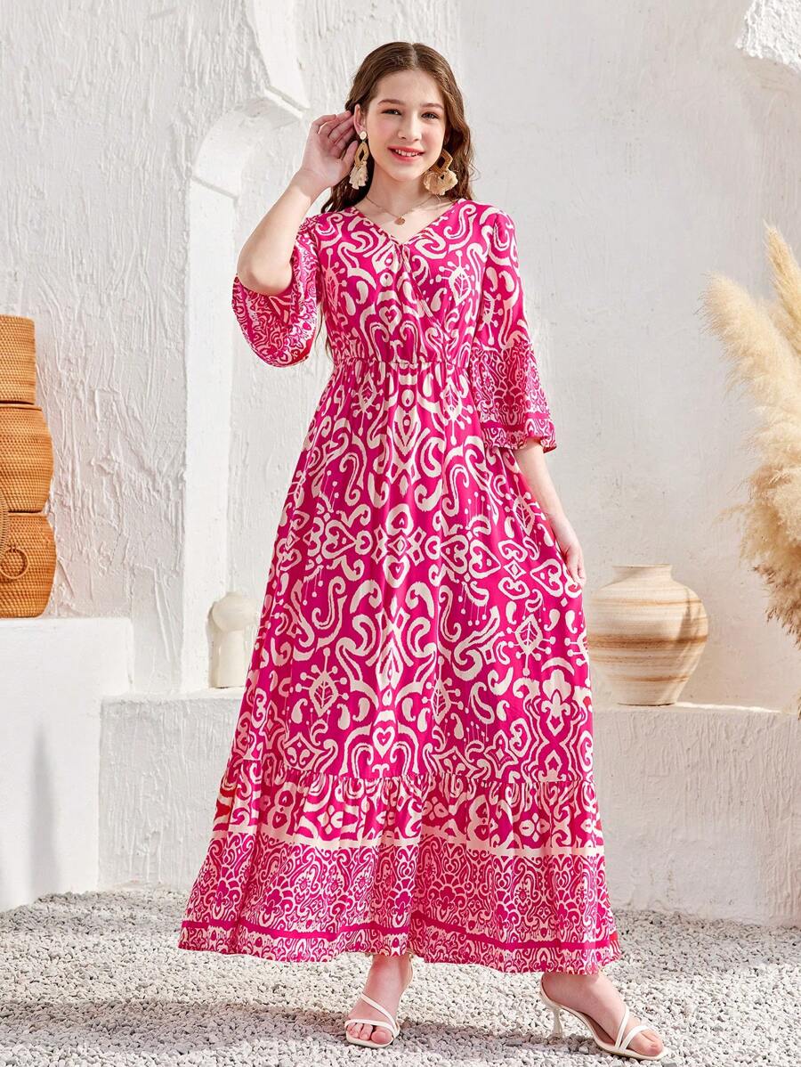 SHEIN Vestido rosa de decote em V estampado com bordas detalhadas para ...