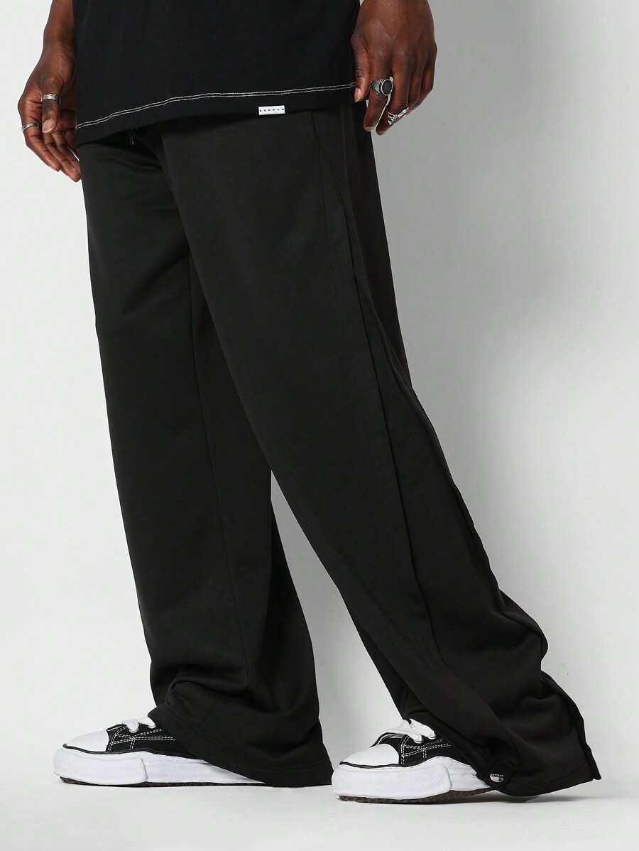 SUMWON Oversized Fit Jogger With Drawcord And Logo Fastening Detail ...