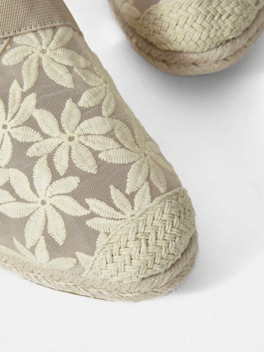 Styleloop Women's Closed Toe Platform Wedge Sandals With High Wedge ...