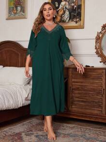 Langes Nachthemd aus weicher Milchseide in Große Größen mit grüner ...