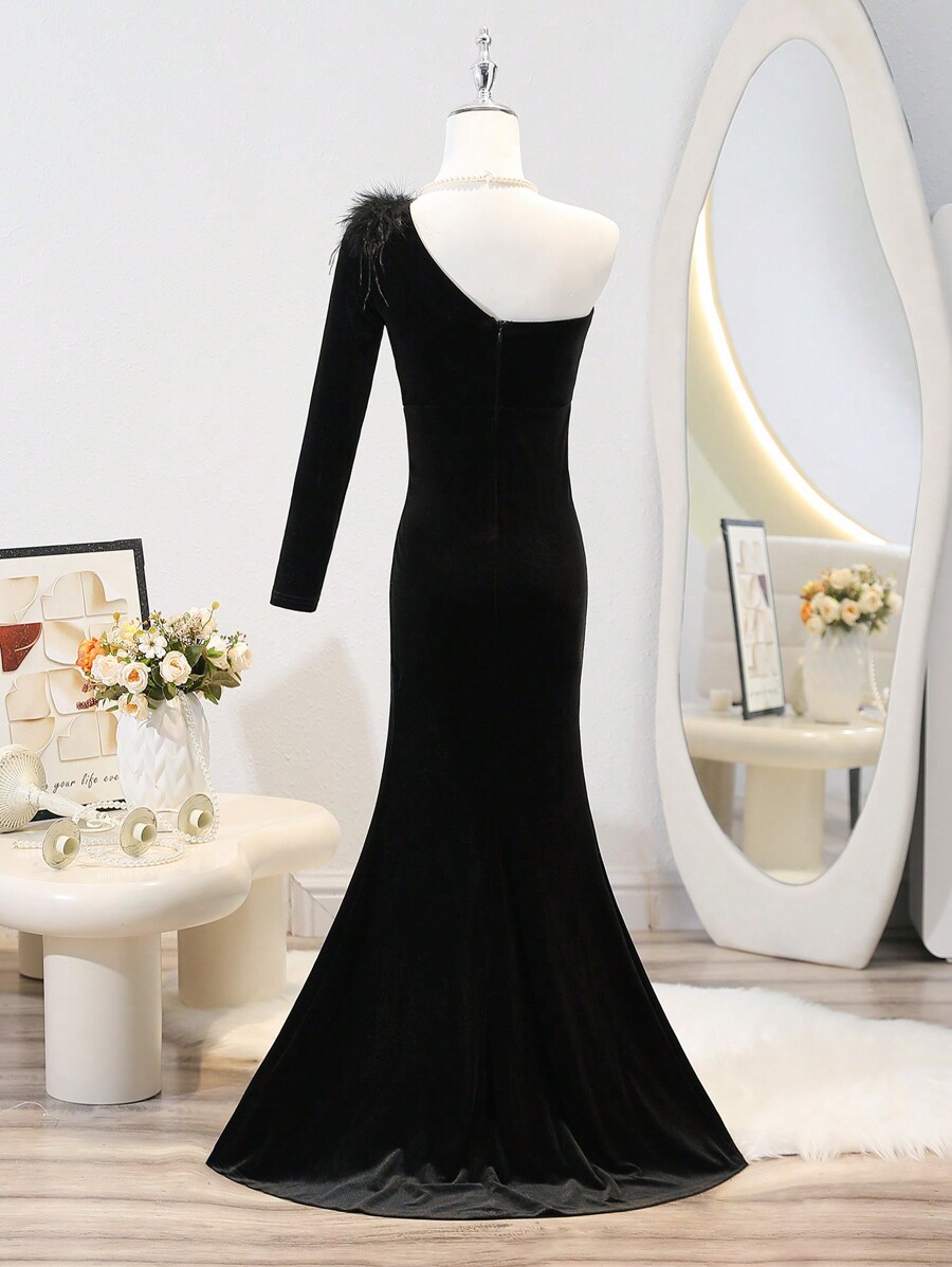SHEIN Tween Girls Velvet One-Shoulder Feather Patchwork High Waist Slit ...