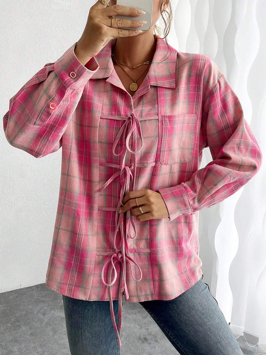 SHEIN Relaxiva Chemise casual à carreaux avec nœud papillon décoratif ...