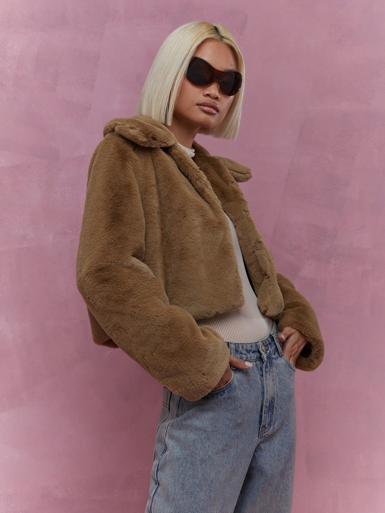 Fluffy Collared Crop Coat | MISSGUIDED