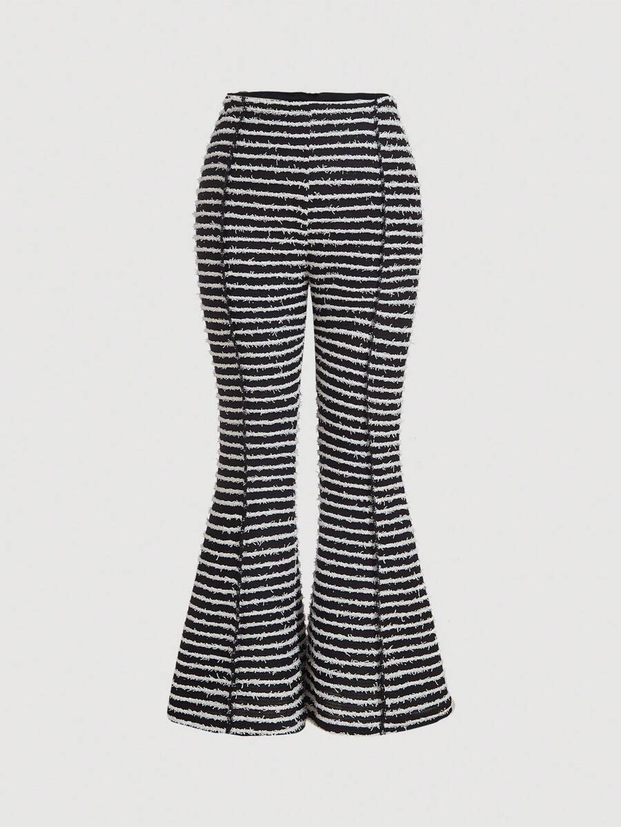 SHEIN MOD Plus Size Vintage Casual Black & White Fluffy Striped Design ...