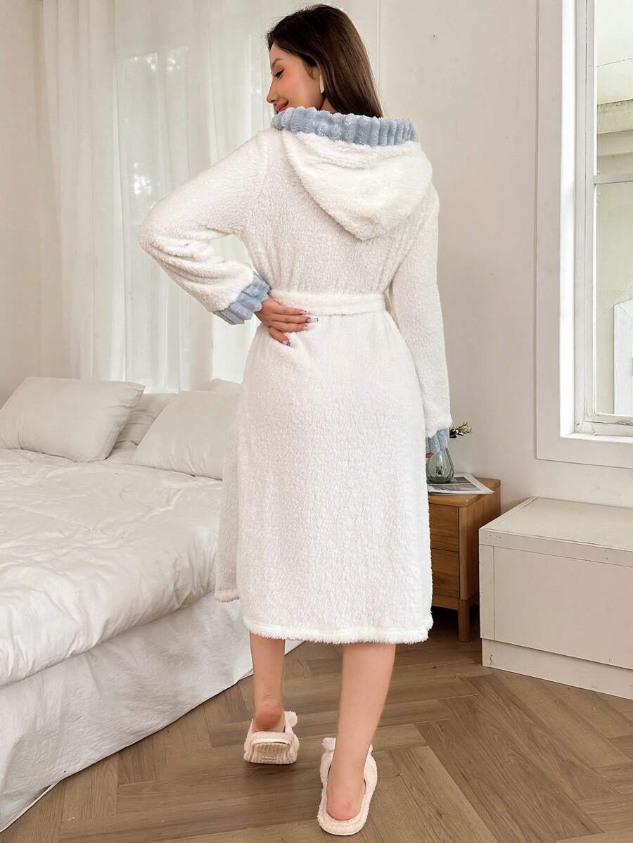 Dream Adore Fashion Contrast Color Letter Embroidered Hooded Bathrobe ...