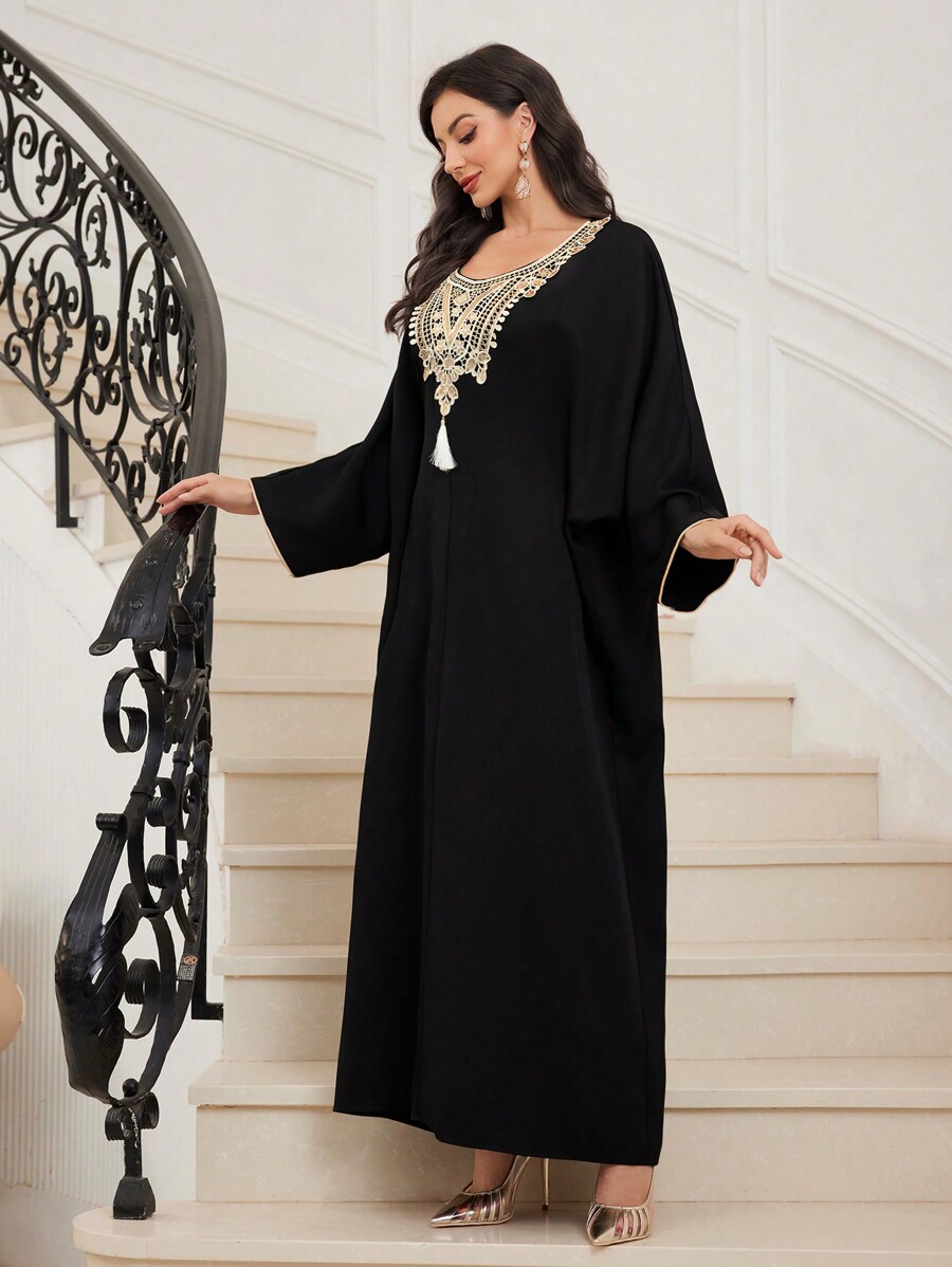 SHEIN Najma Vestido Árabe Maxis com Franjas Colar Preto e Dourado ...