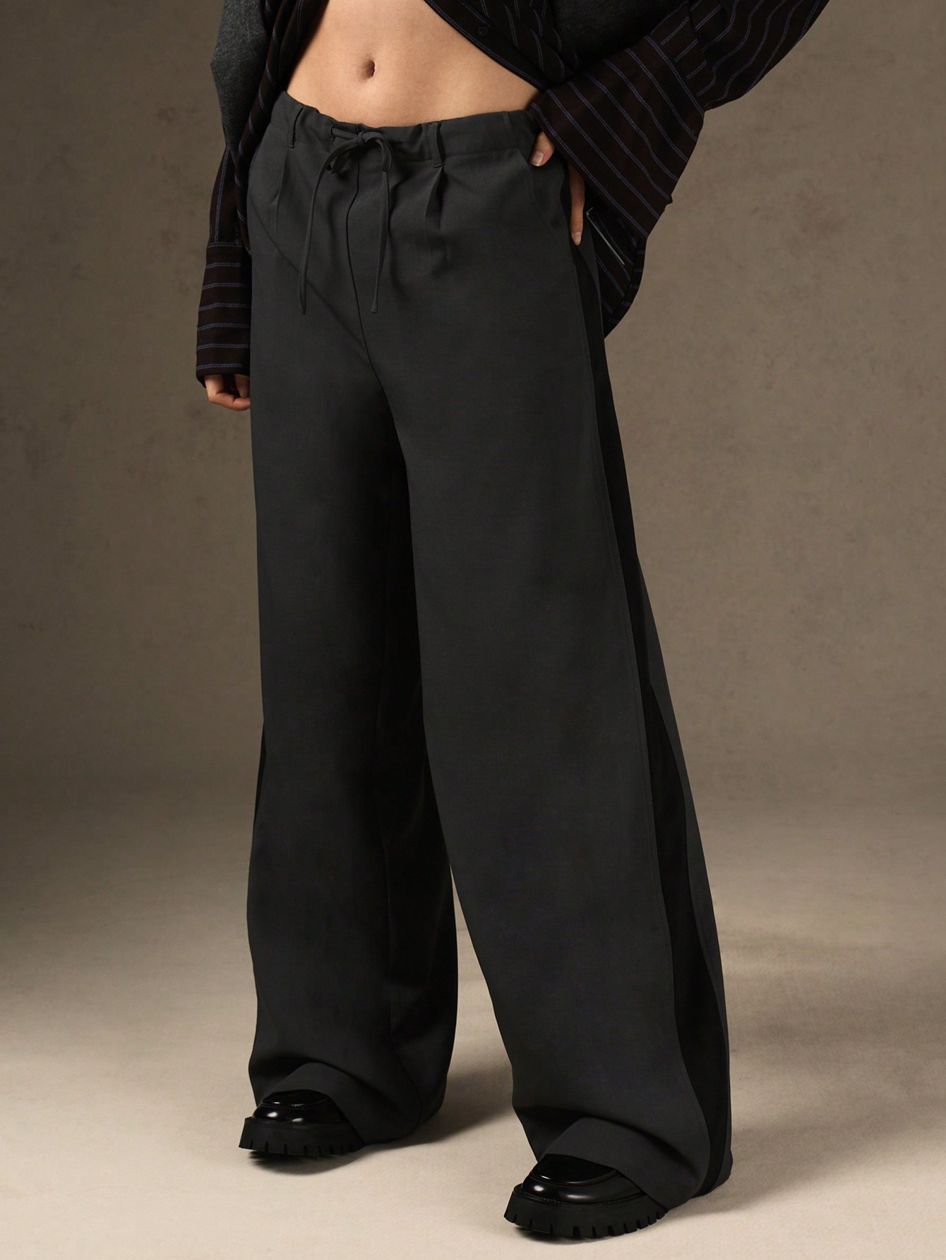 High Rise Wide Leg Tailored Side Stripe Pants｜MISSGUIDED