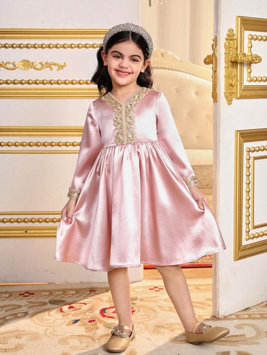 SHEIN Young Girl Matching Family Vacation V-Neck Golden Woven Details ...